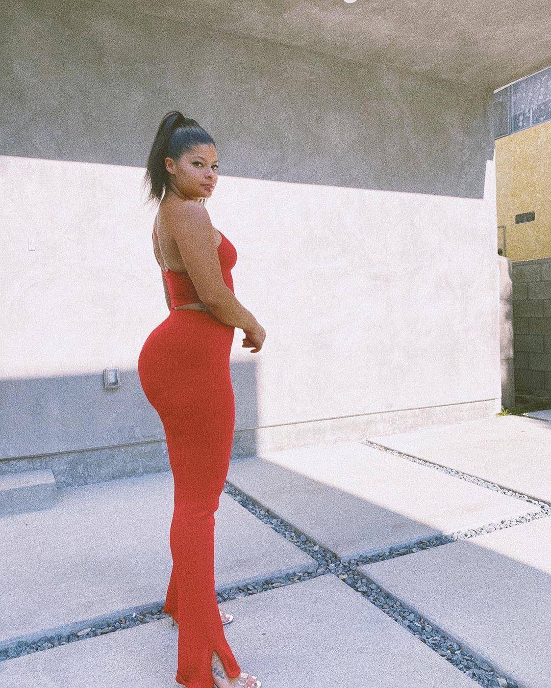 Side profile | Scrolller