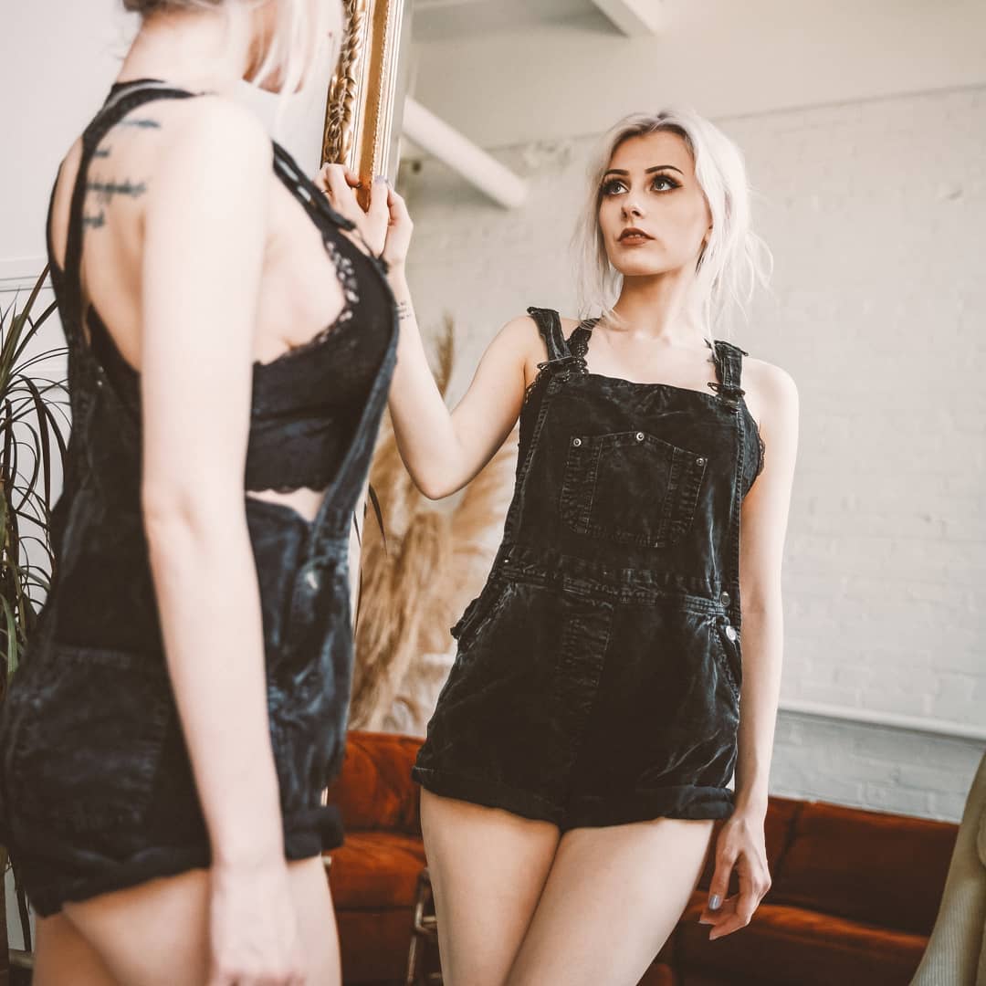 Side Shot | Scrolller