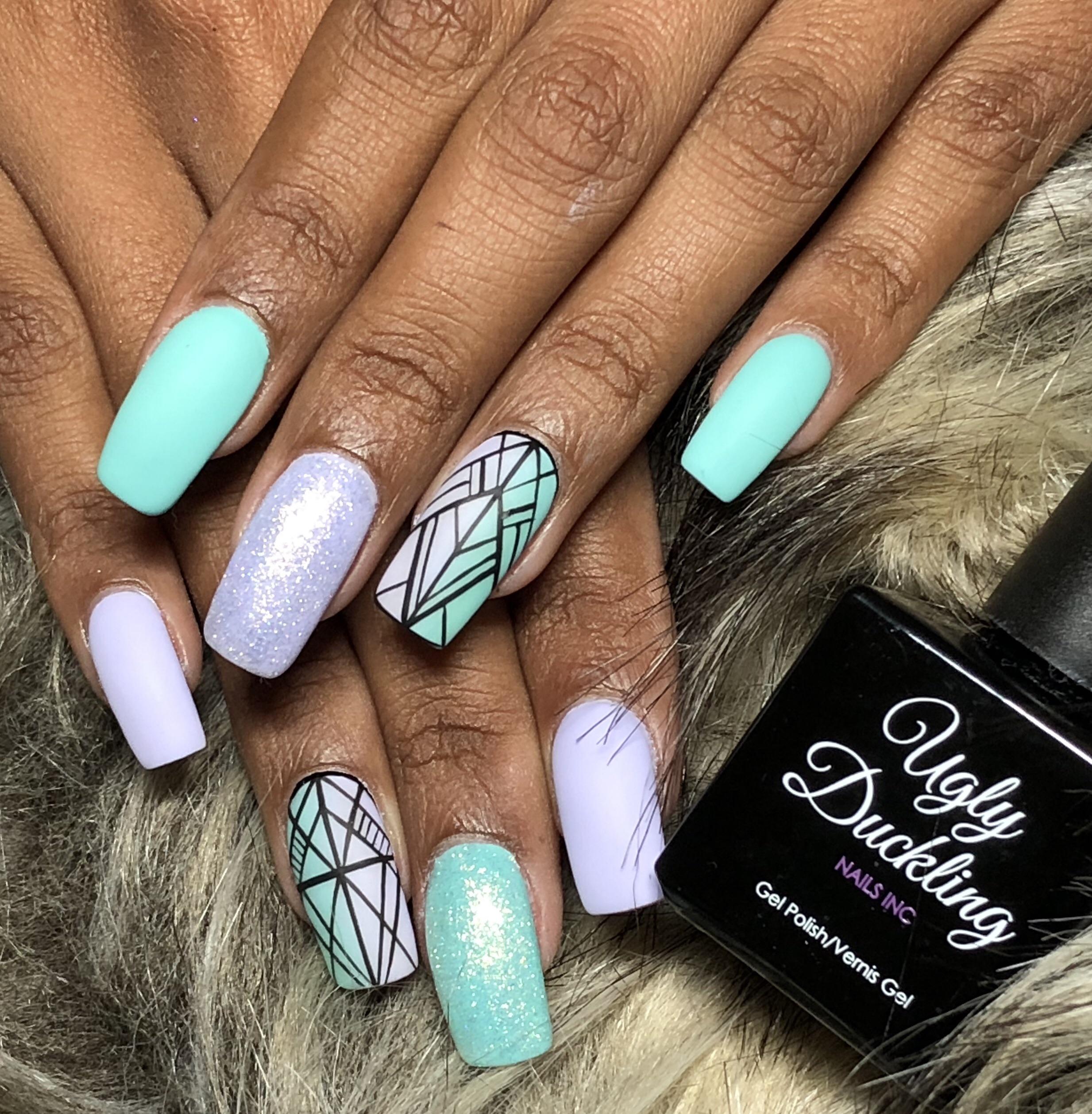 Side to side ombré hand drawn geometric | Scrolller