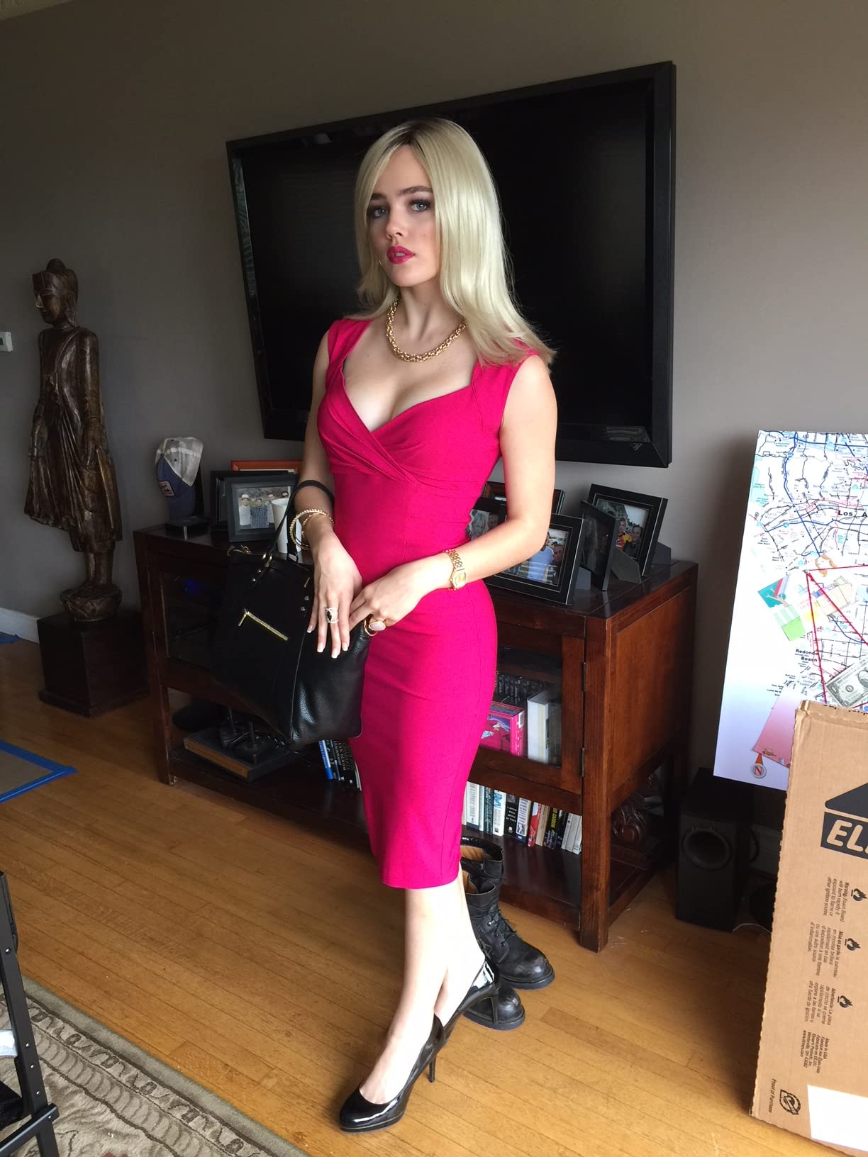 Sierra Pond | Scrolller