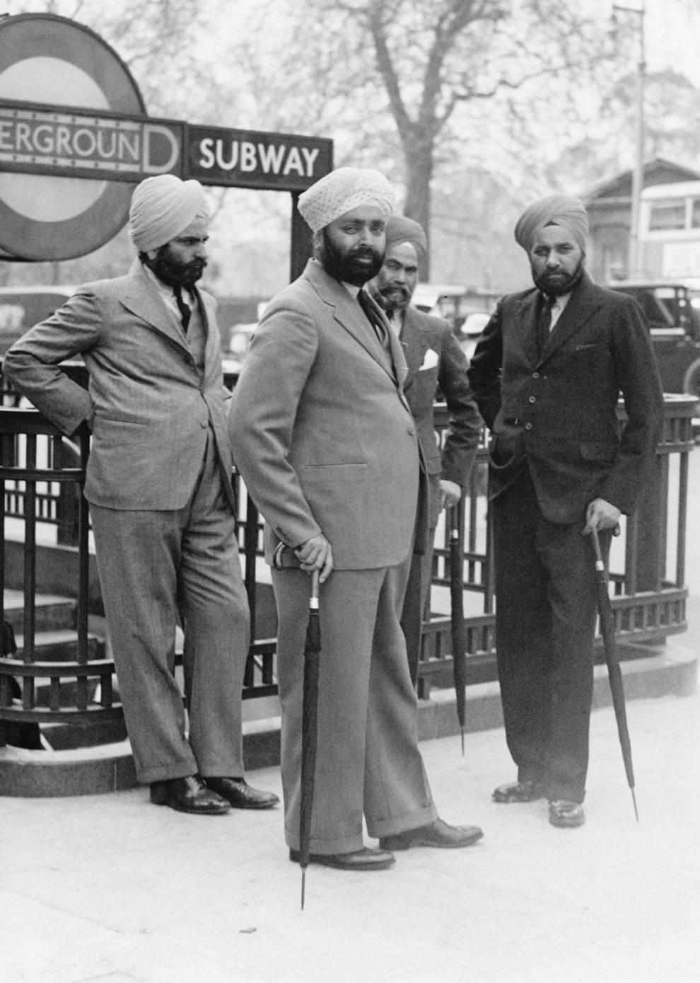 Sikh gentlemen outside the entrance to Hyde Park Corner, London in 1935 | Scrolller