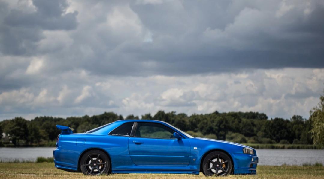 Simple and beautiful. (GT-R R34) | Scrolller