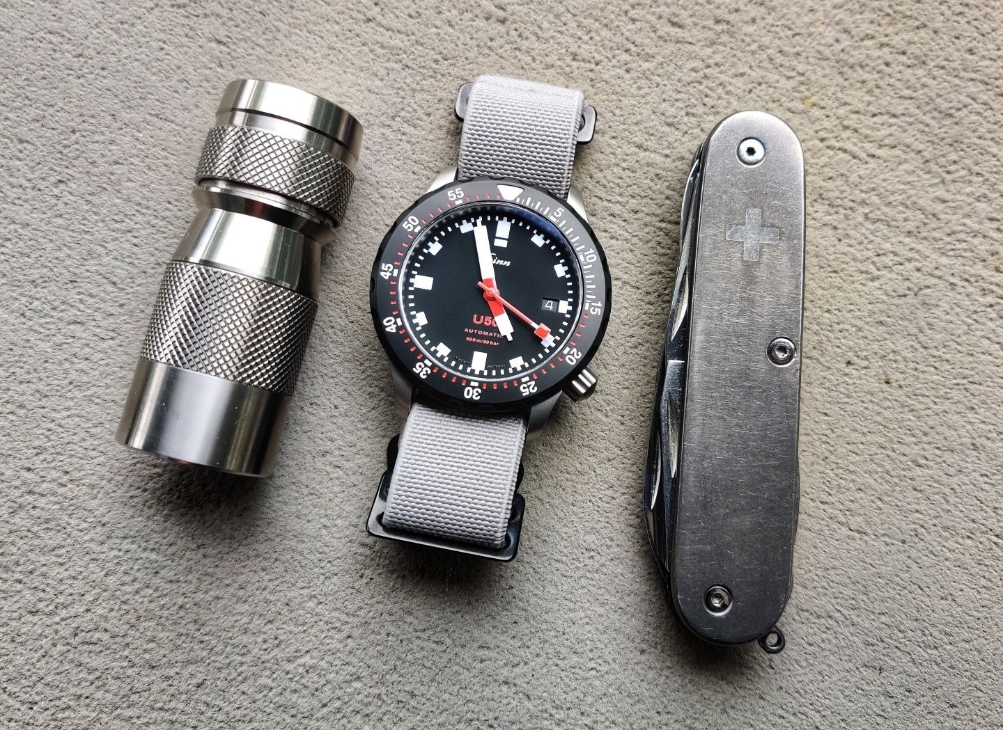 Simple and Compact | Scrolller