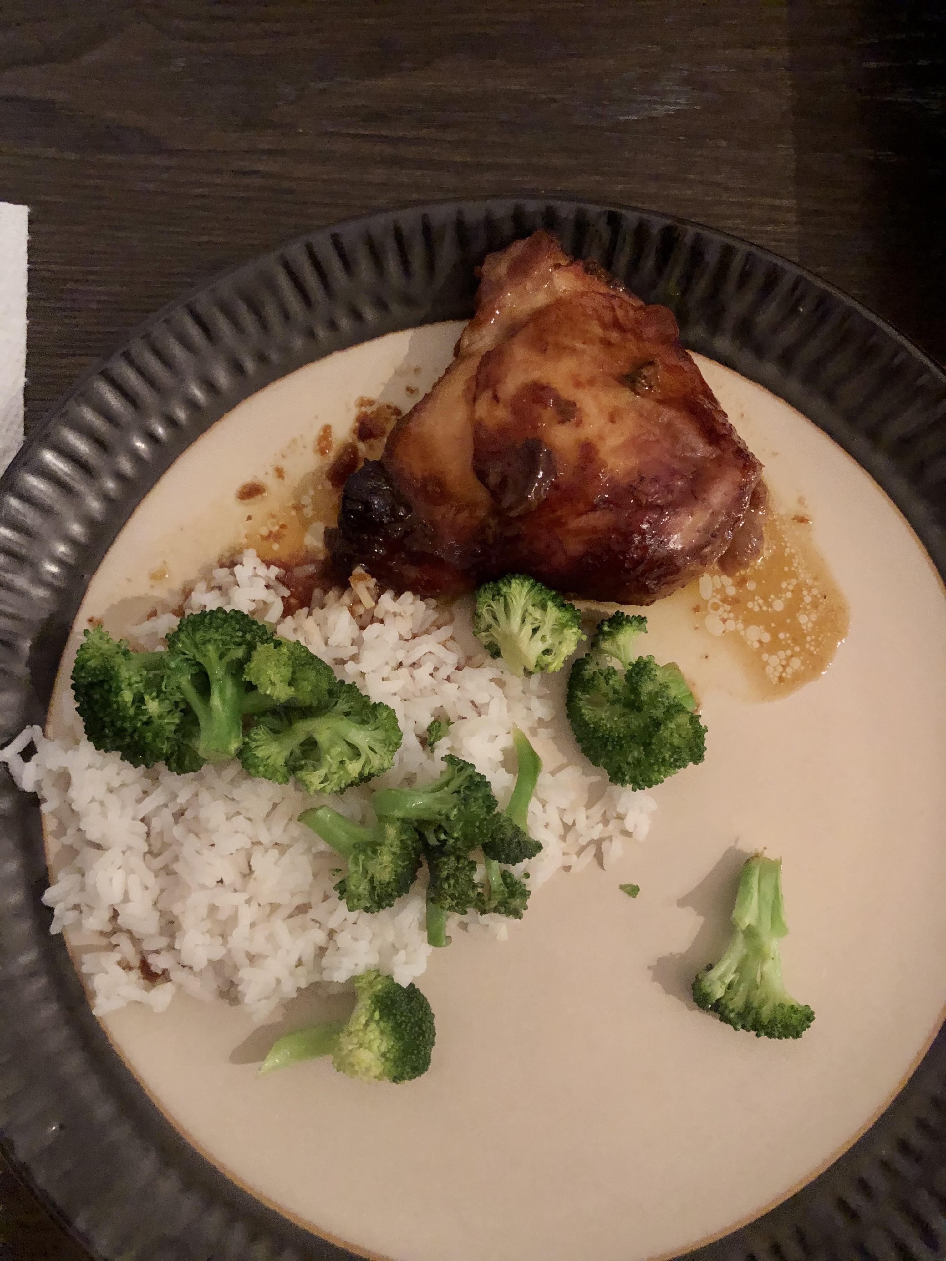 Simple and tasty slow-cooked honey garlic chicken | Scrolller