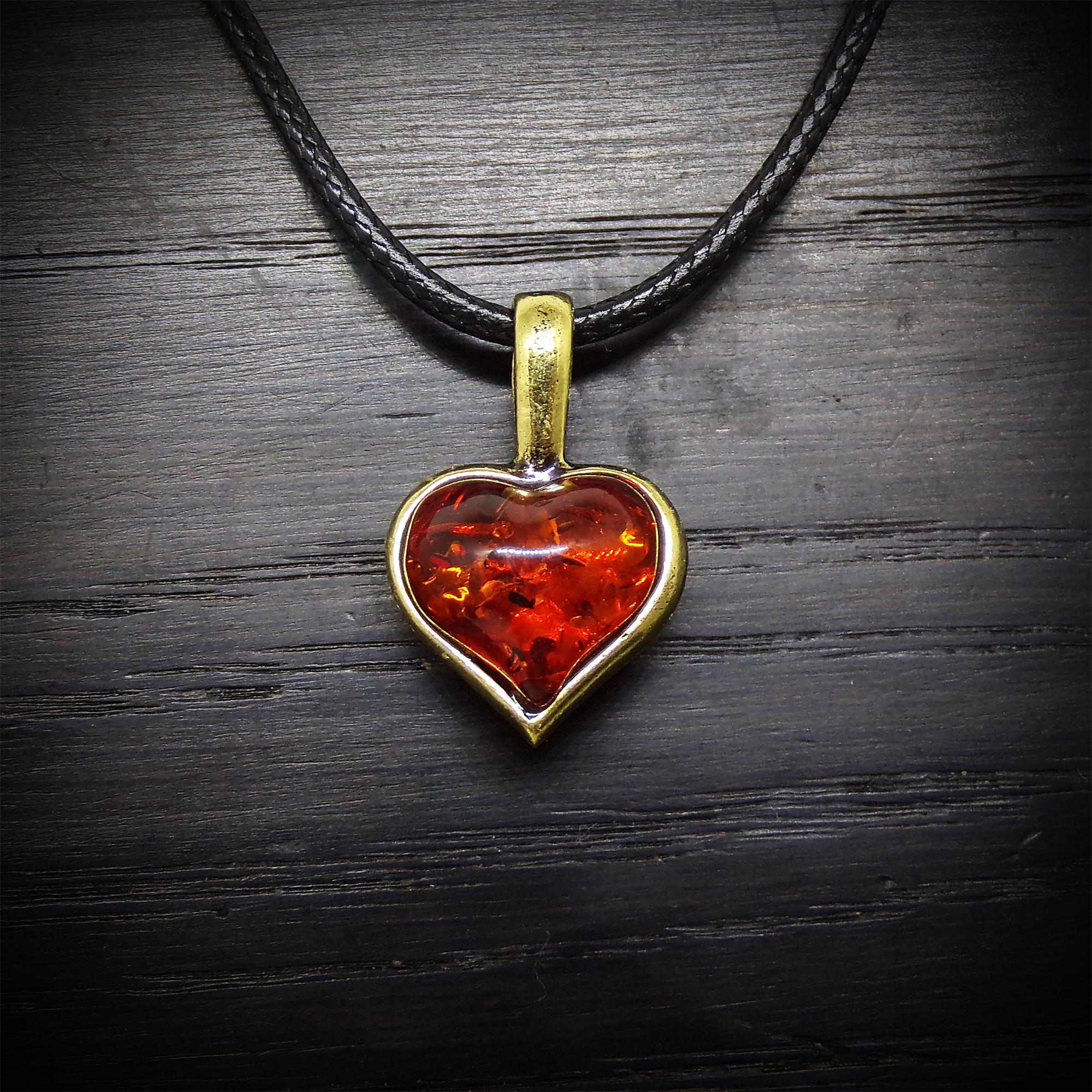 Simple heart pendant. Brass + Epoxy | Scrolller