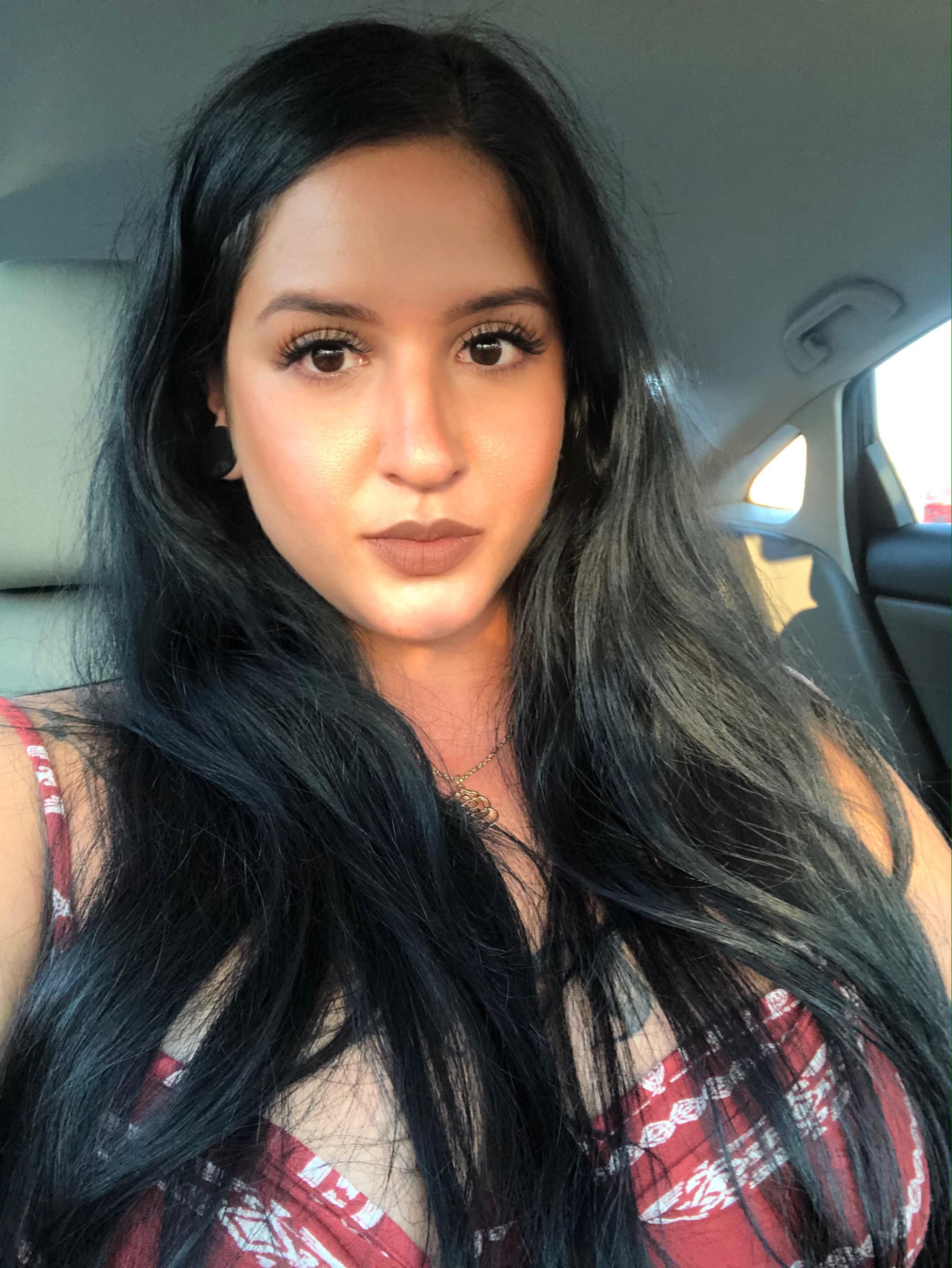 Simple look with lashes | Scrolller