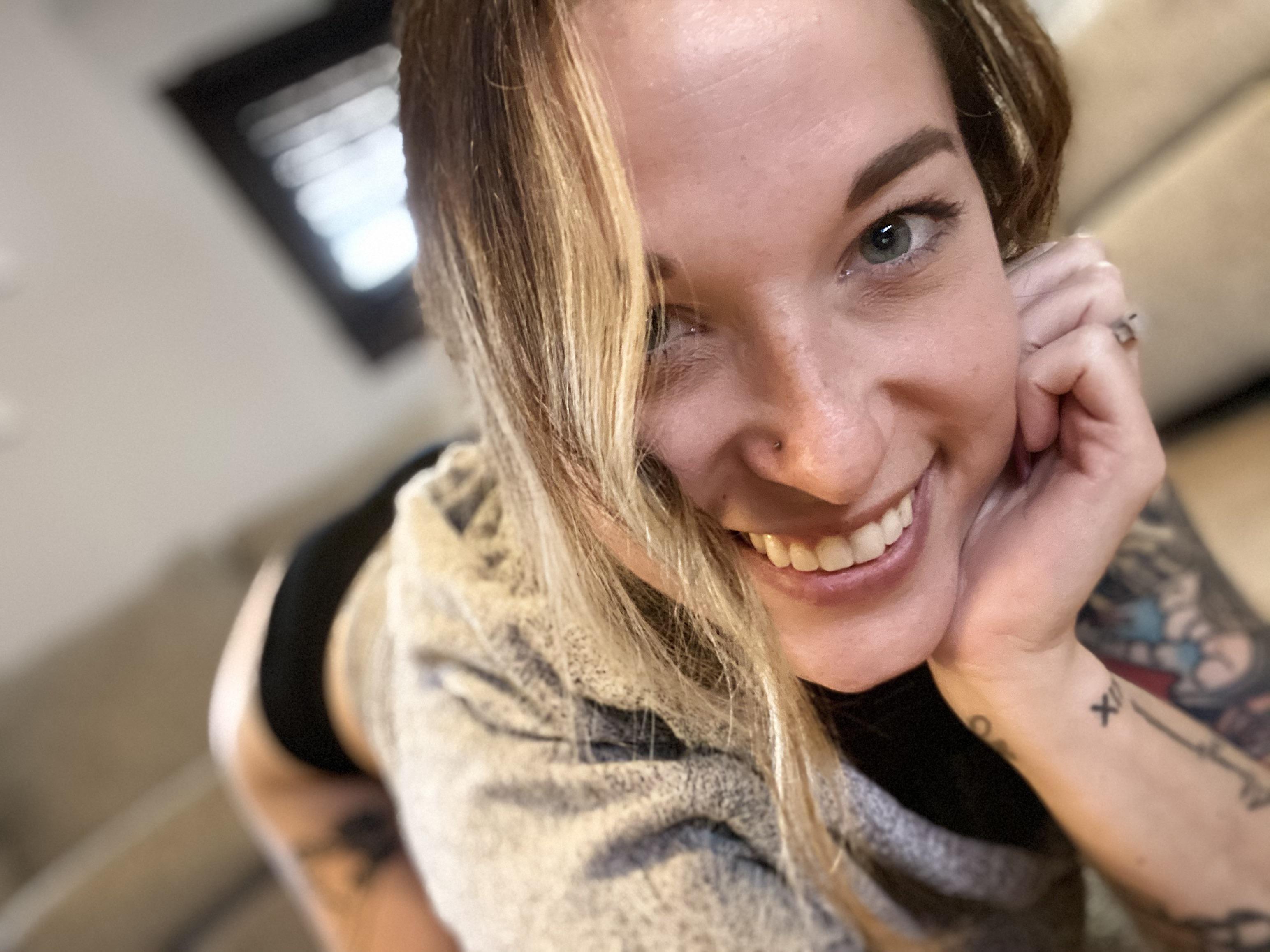 Simple no makeup | Scrolller