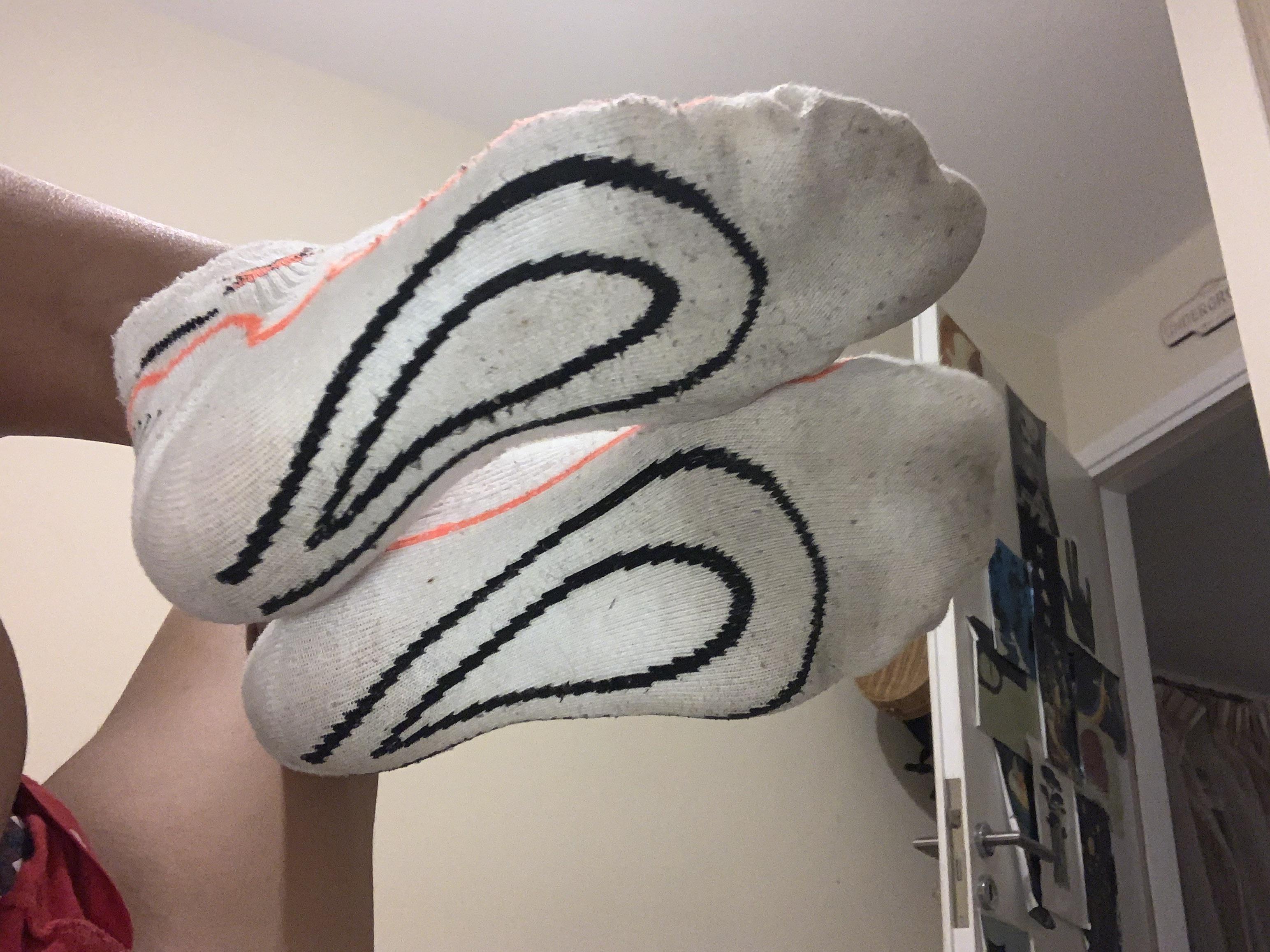 Simplicity is key. Delicate, sweaty white ankle socks with footprints 😇 | Scrolller