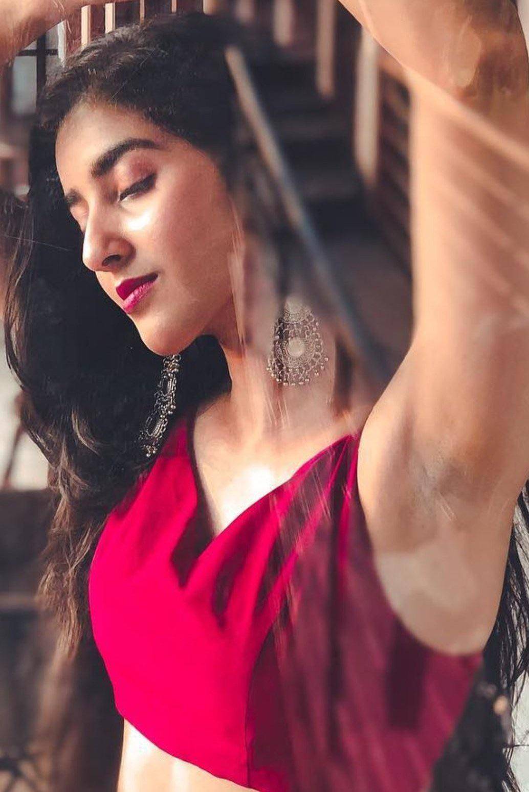 Simran has nice broad pits | Scrolller