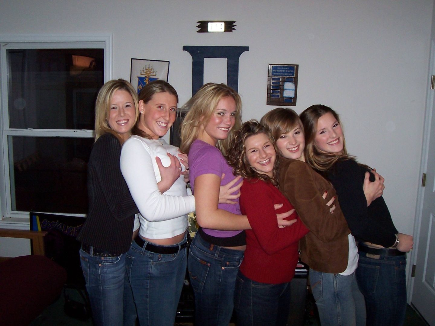 Since I'm on a groping theme... Here's a Grope-Train | Scrolller