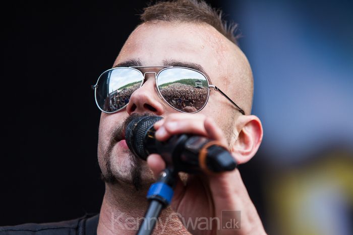 Singer of Sabaton and thousands of fans at Copenhell yesterday [700x467] | Scrolller