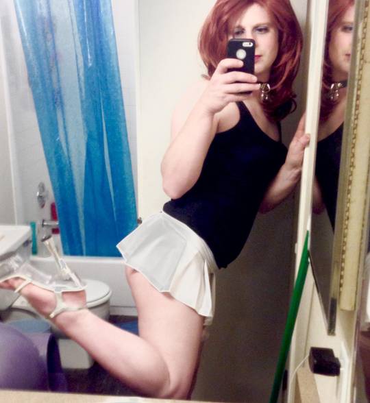 Sissy Bimbo | Scrolller