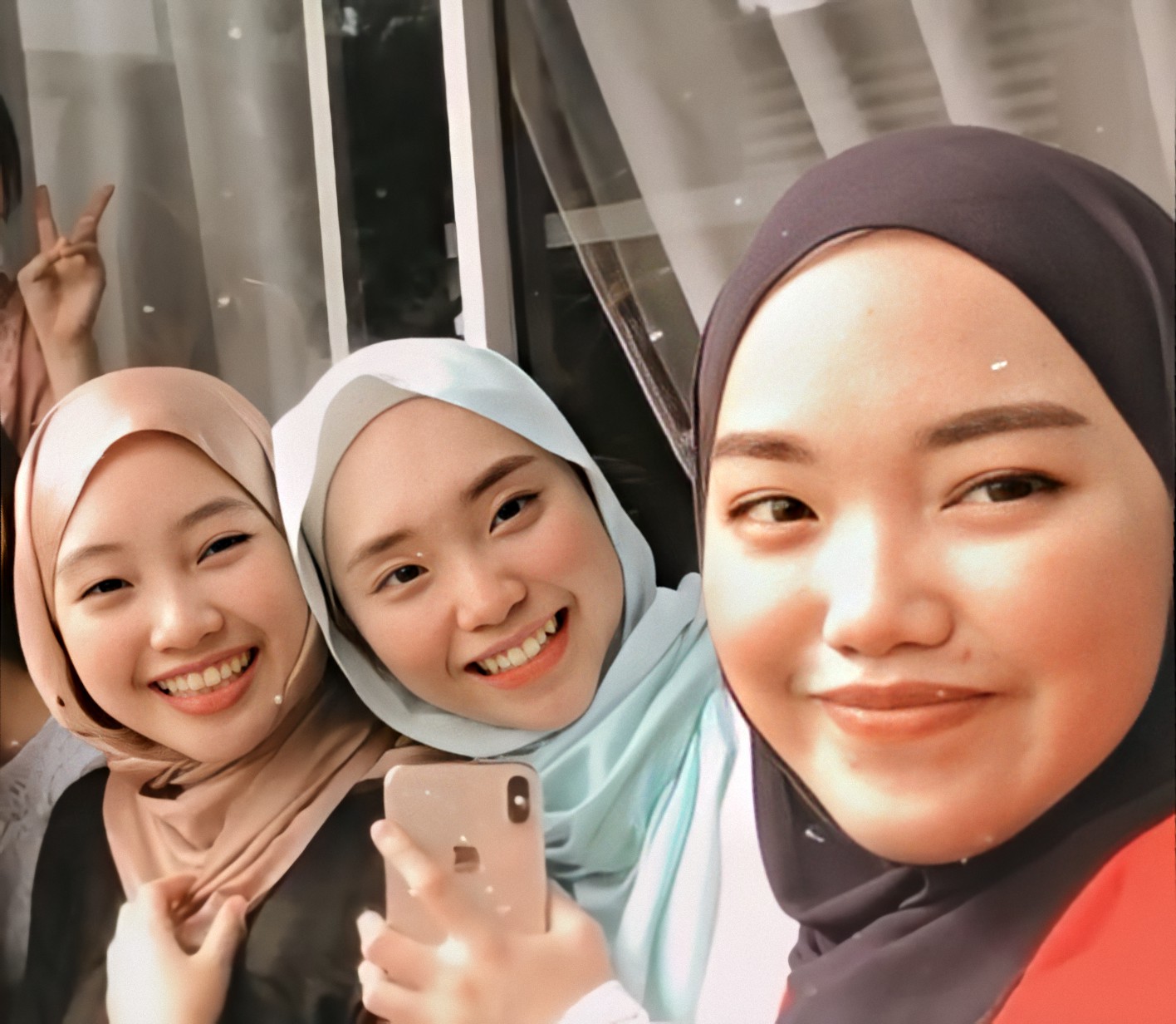 Sisters Scrolller Sisters Scrolller