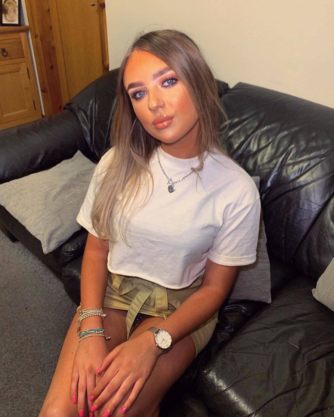 Sitting pretty | Scrolller