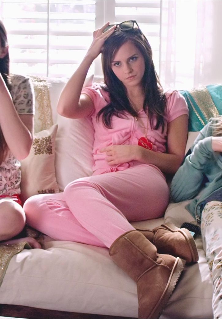 Sitting side bum | Scrolller