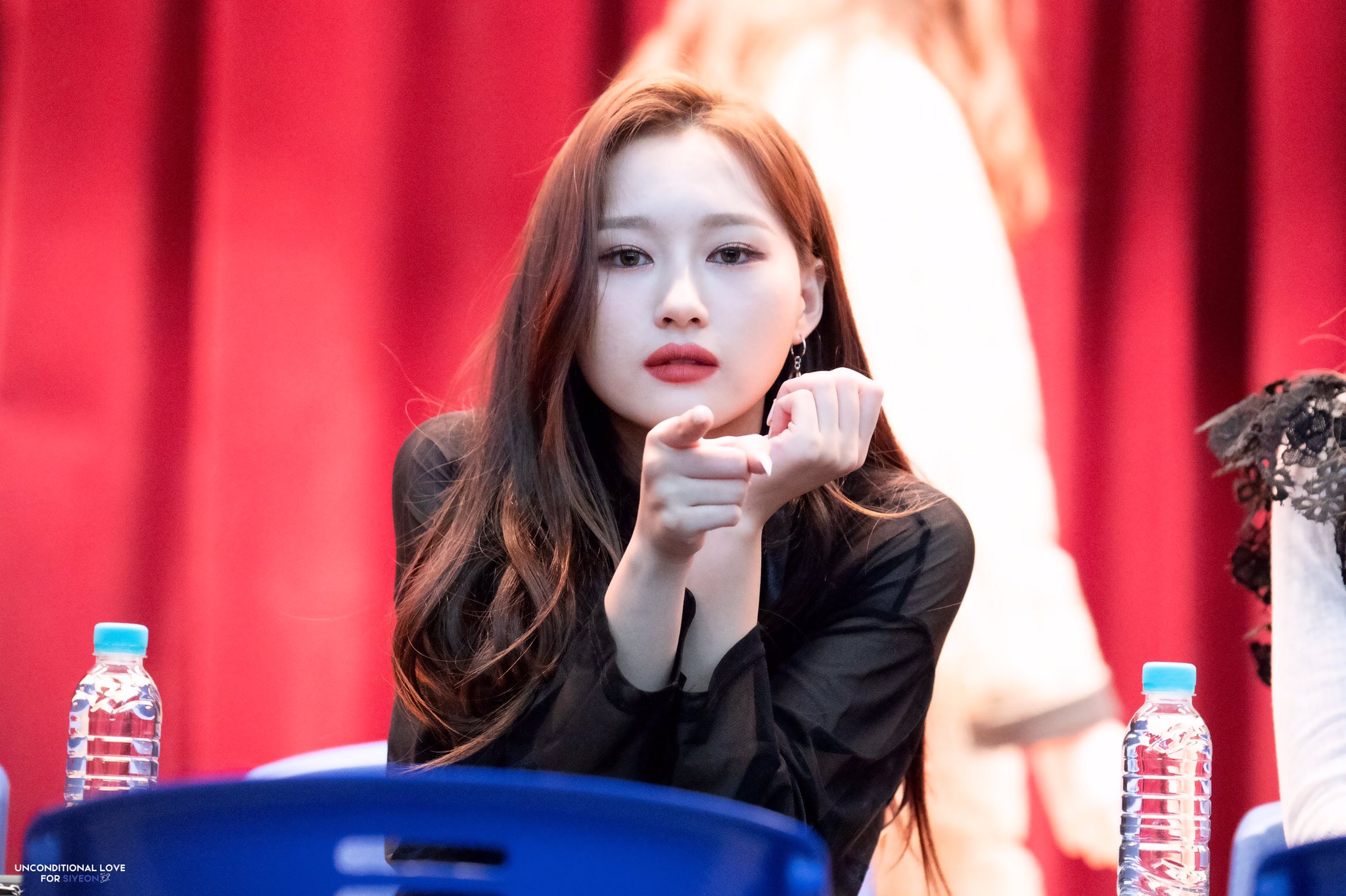 Siyeon | Scrolller