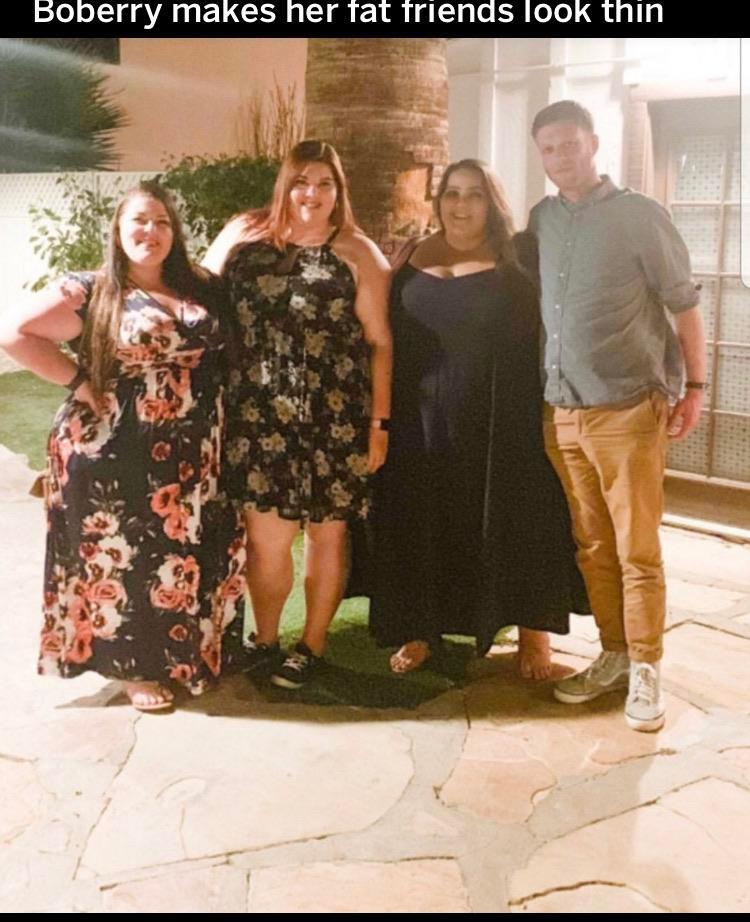 Sizes different when boberry goes out with friends | Scrolller