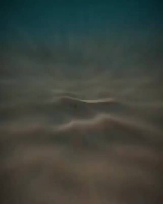 Sky, sea, sky, sea | Scrolller