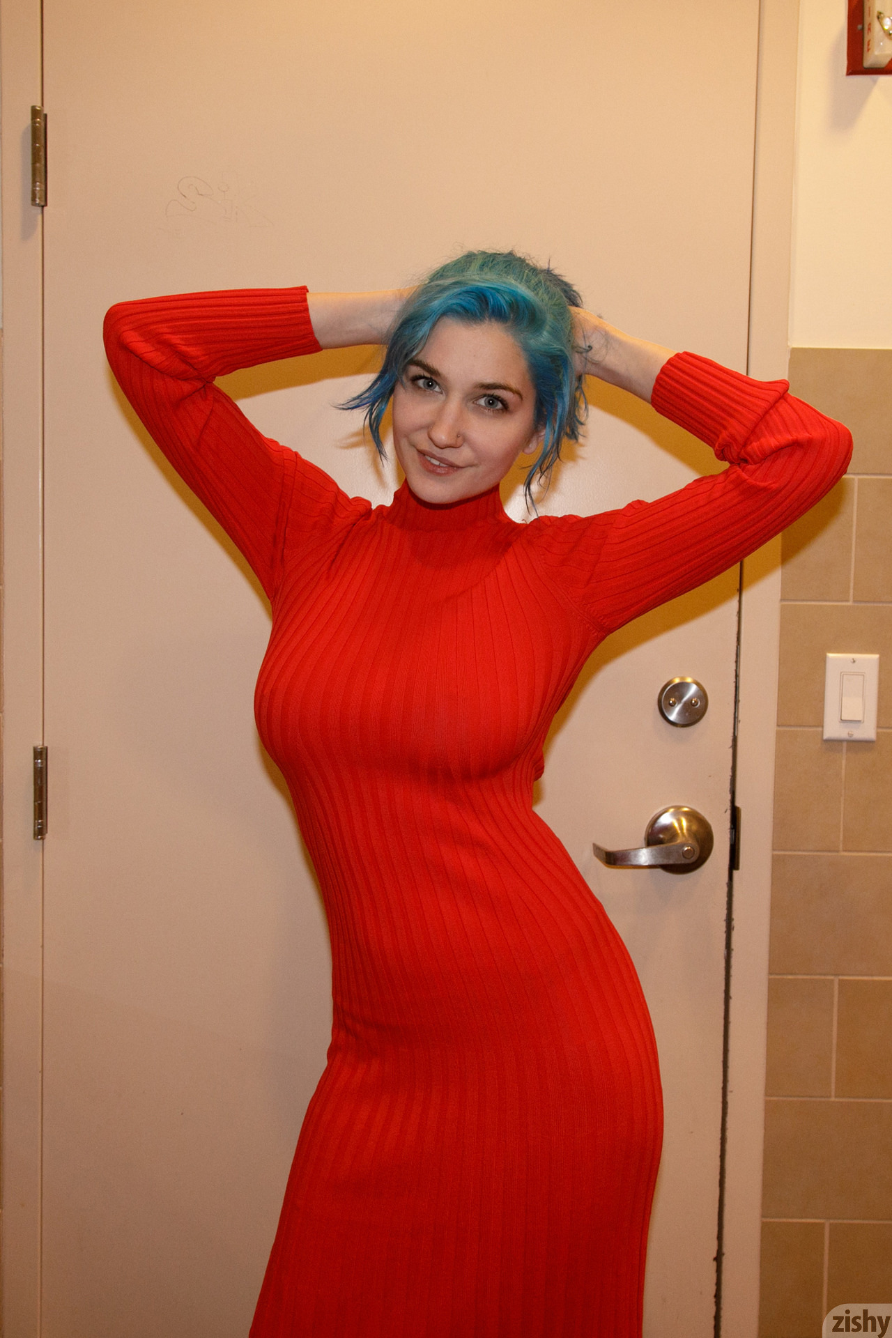 Skye Blue | Scrolller