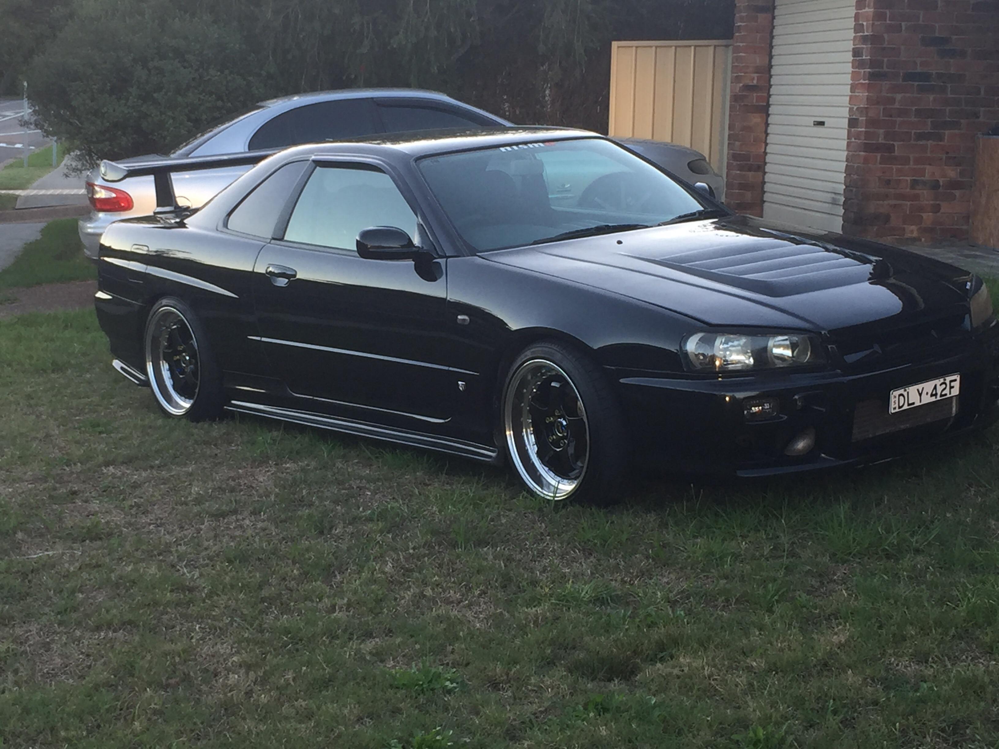 Skyline R34 | Scrolller