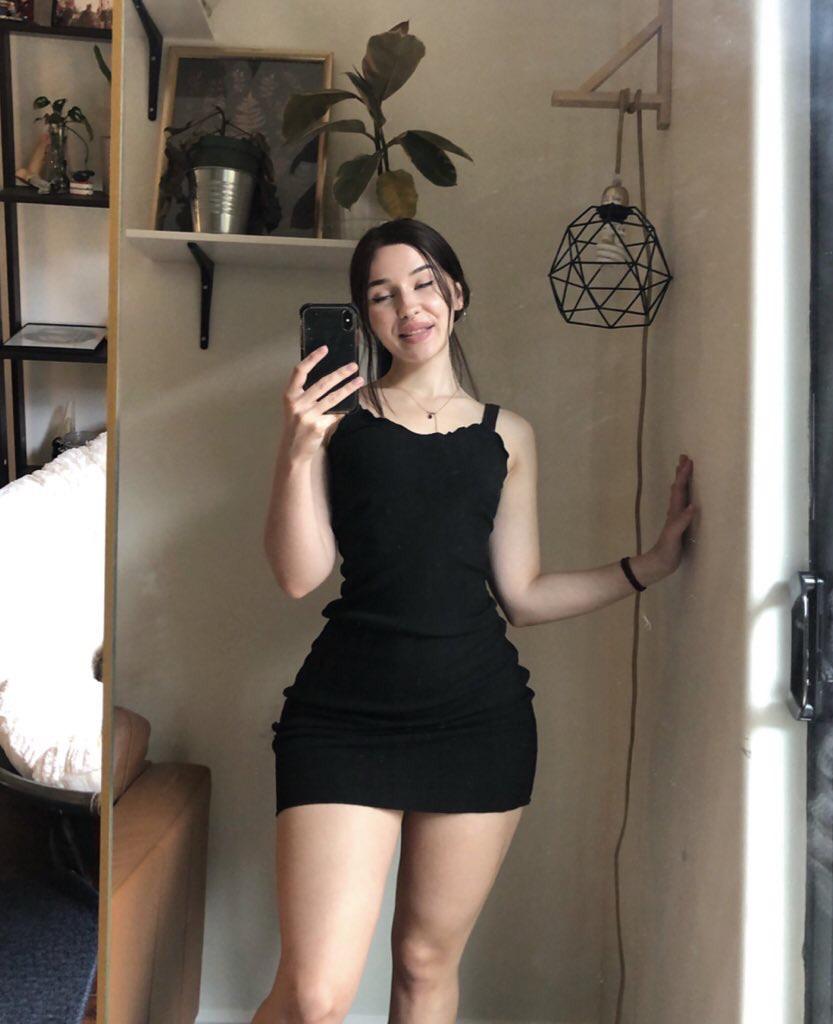 sleepy girl | Scrolller