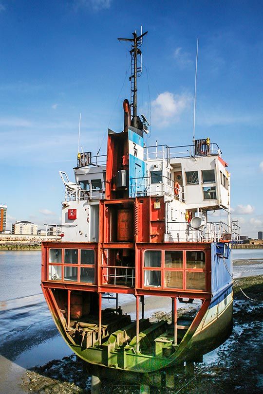 Sliced vertical section of an ocean going sand dredger [540 x 810] | Scrolller