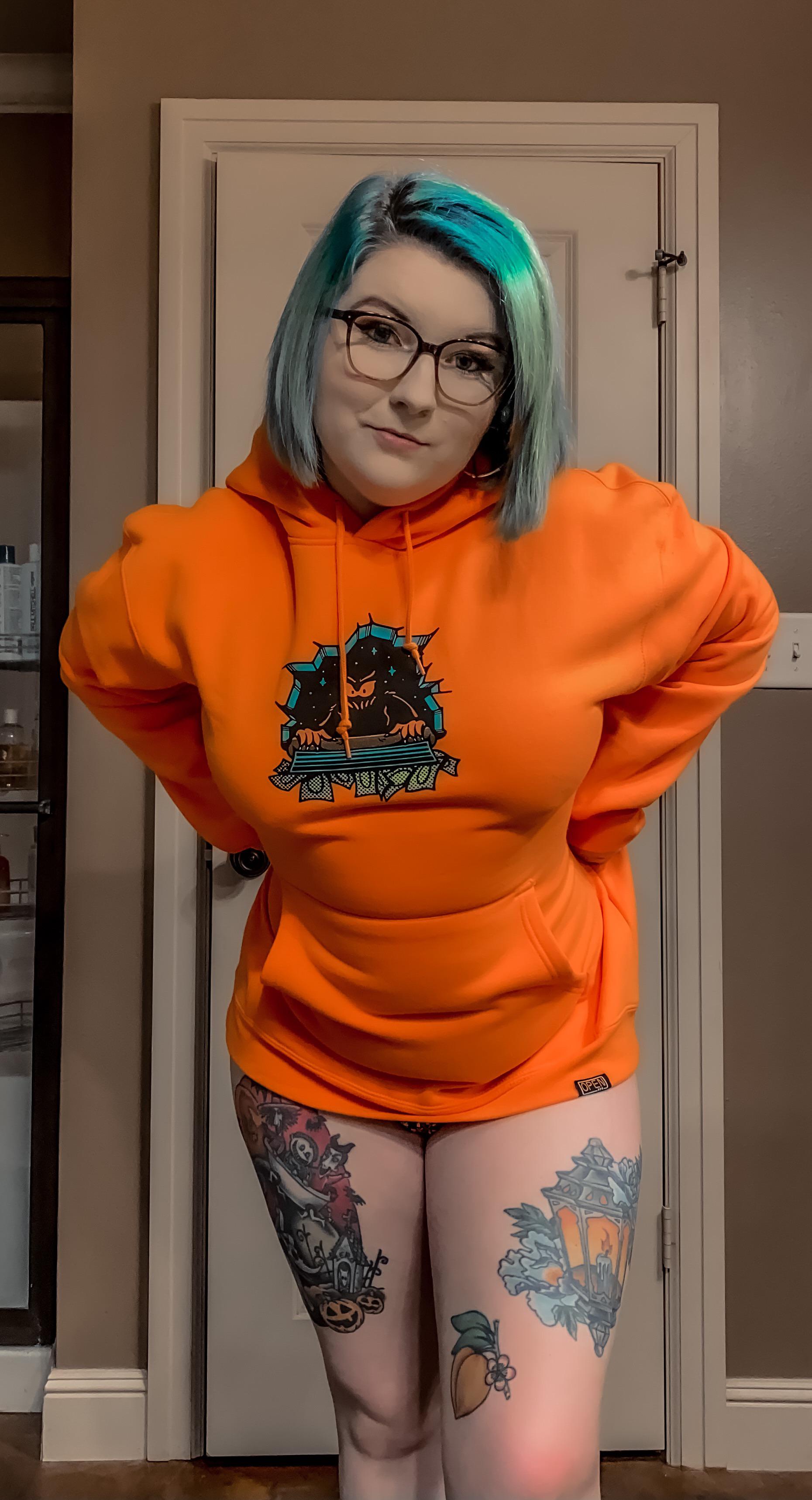 Slim thicc 😜 | Scrolller