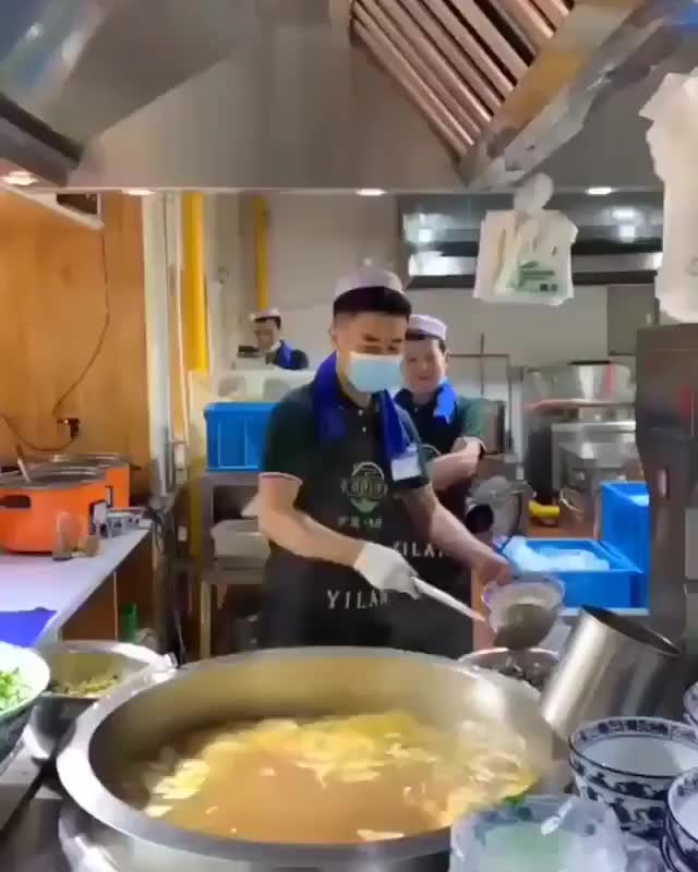 Slinging some broth | Scrolller