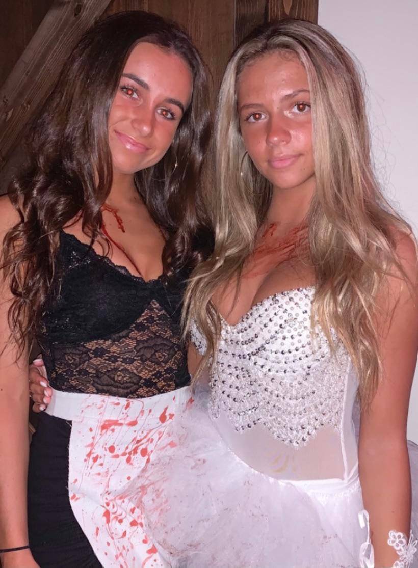 Slutty Sisters [2] | Scrolller