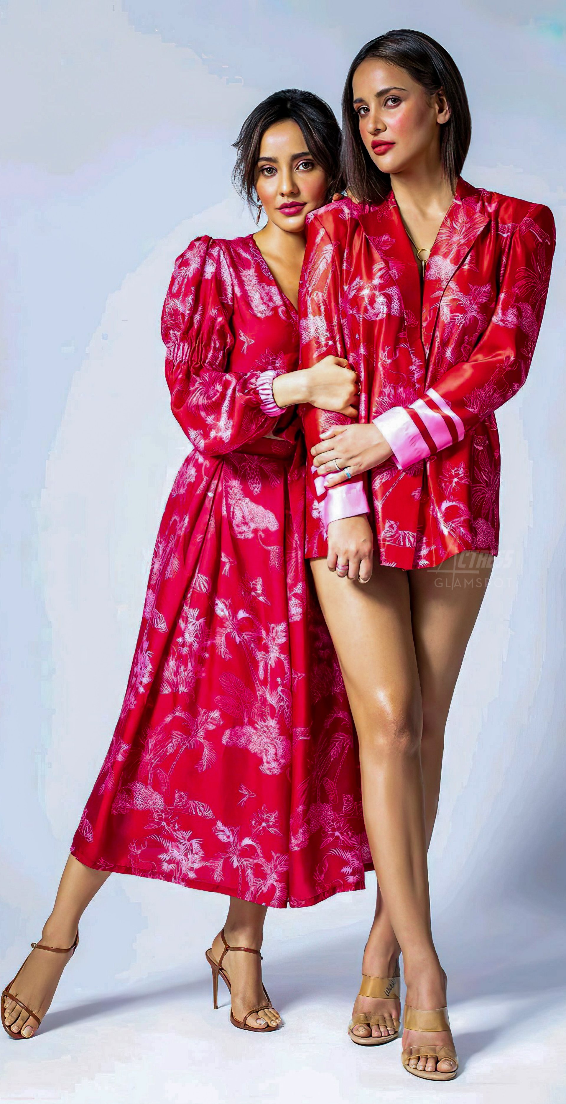 Slutty Sisters 😍😍 Scrolller