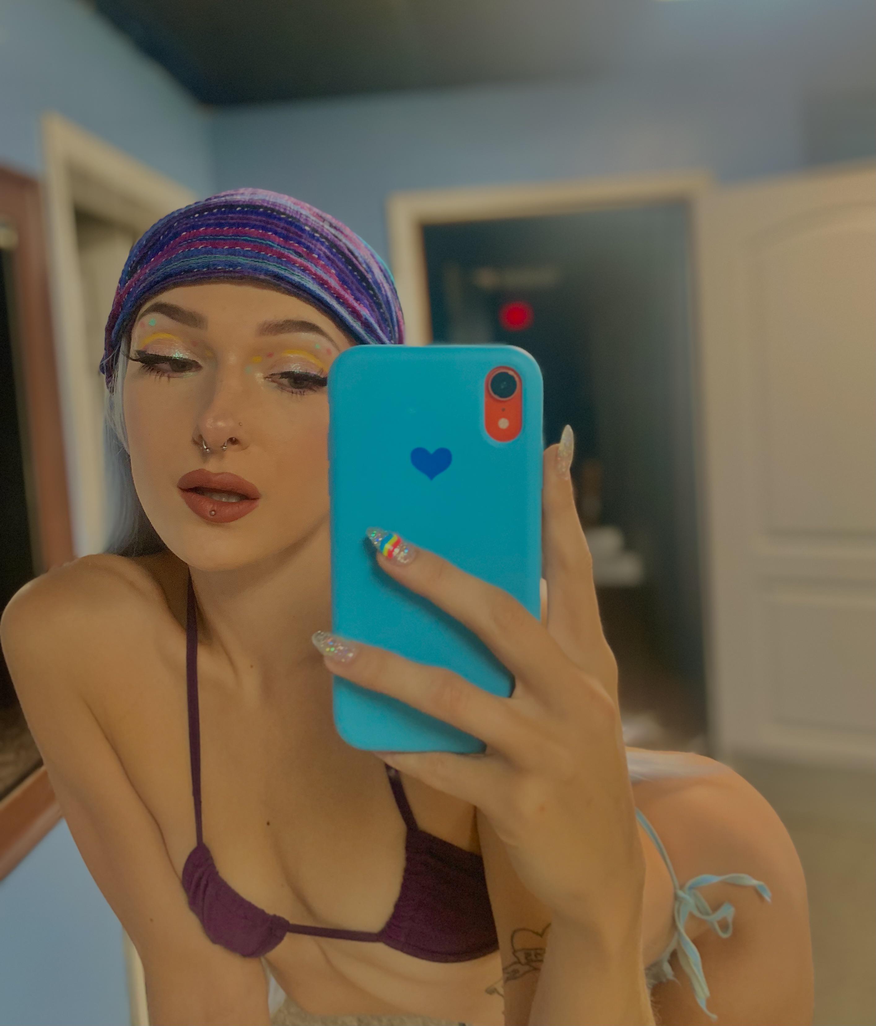 small girl workin hard | Scrolller