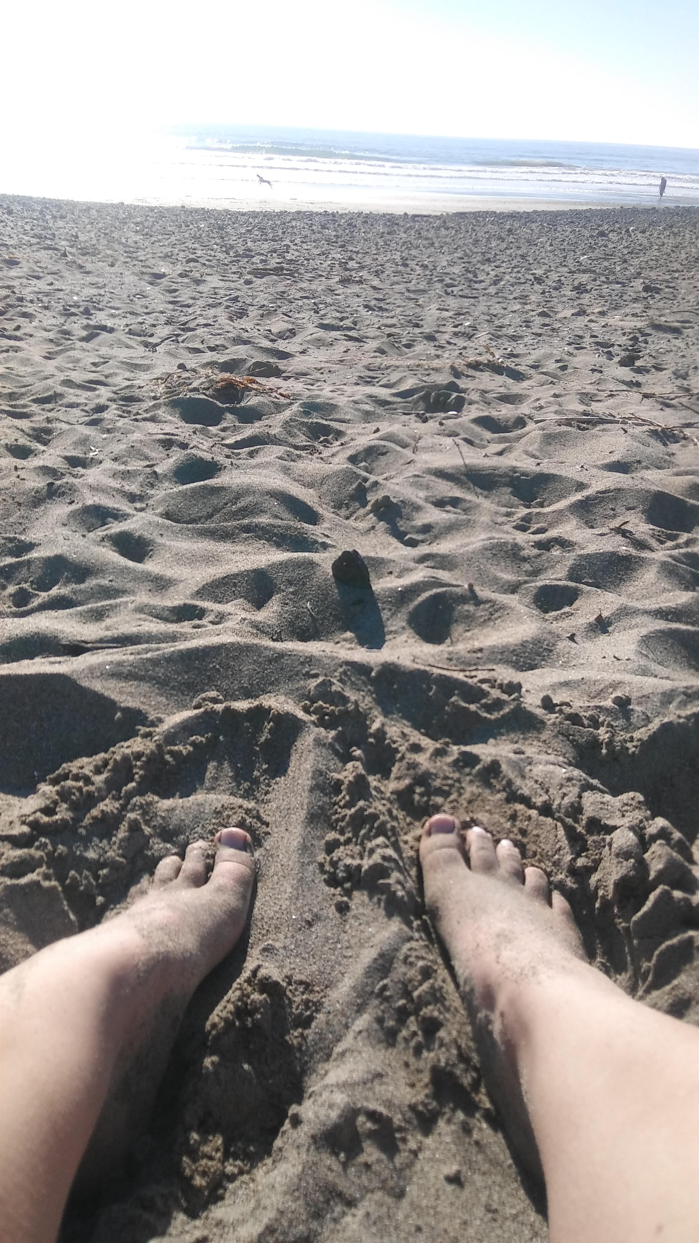 Small sandy toes | Scrolller