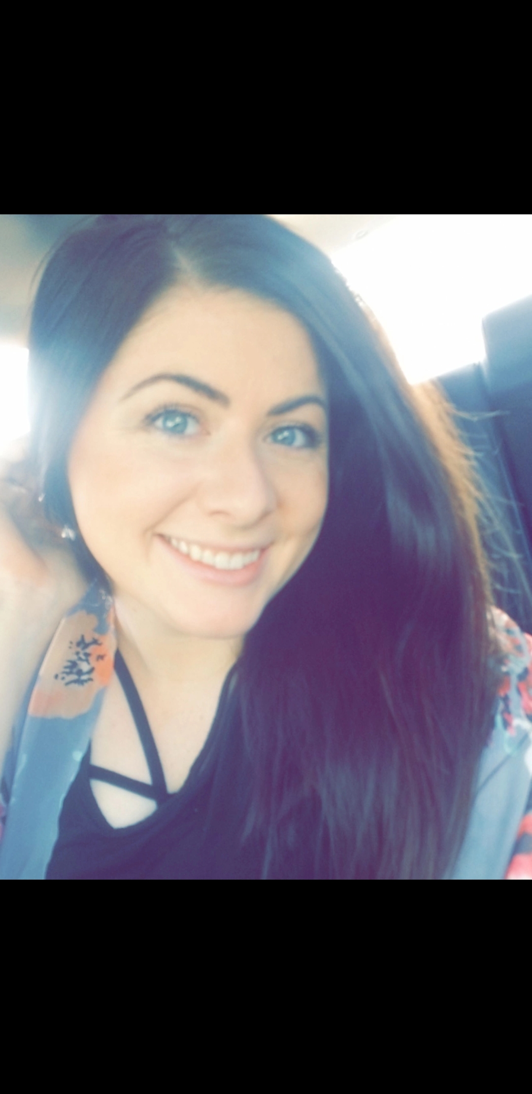 Small town gal looking to explore | Scrolller