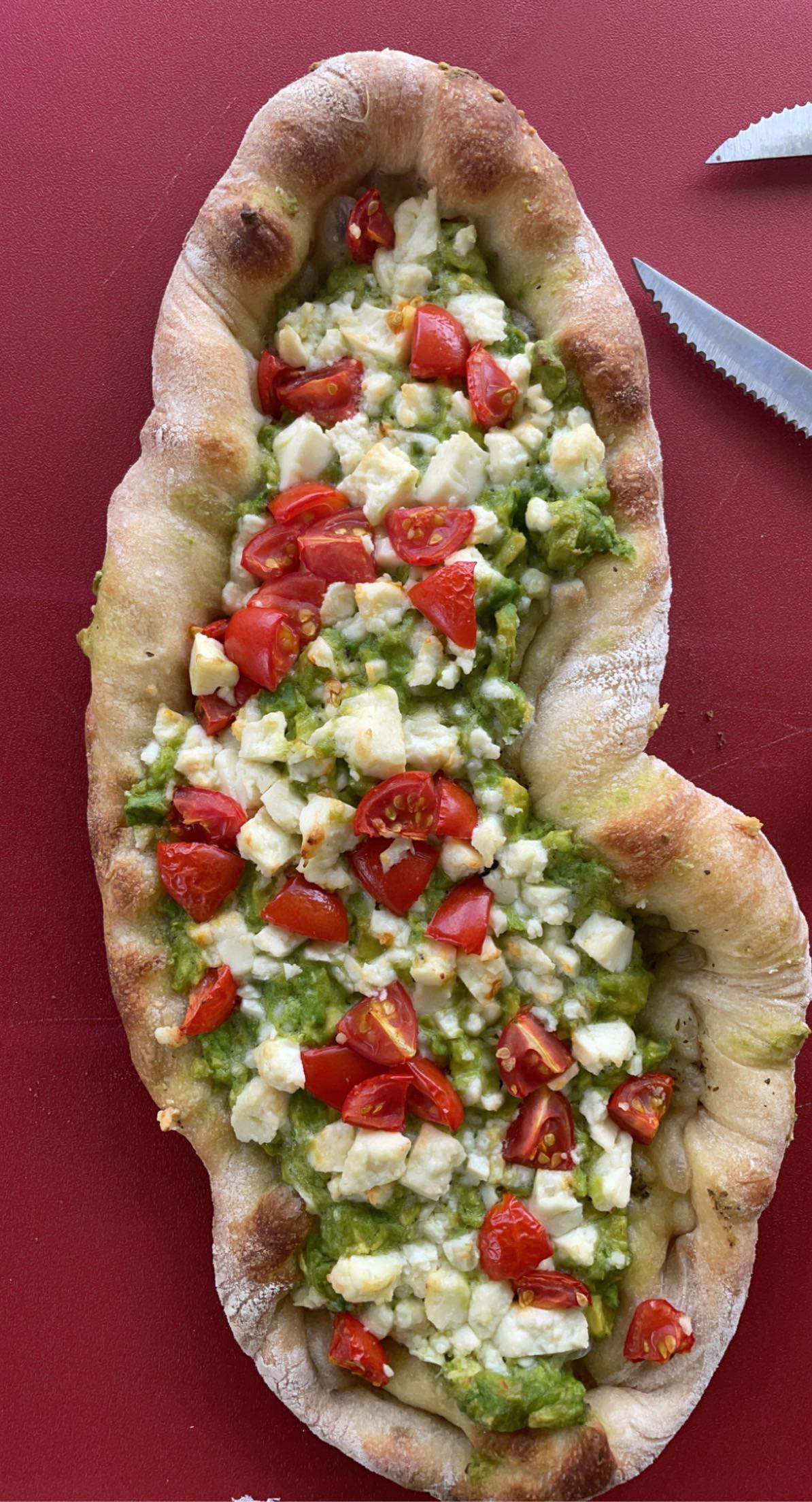 Smashed avo pizza | Scrolller