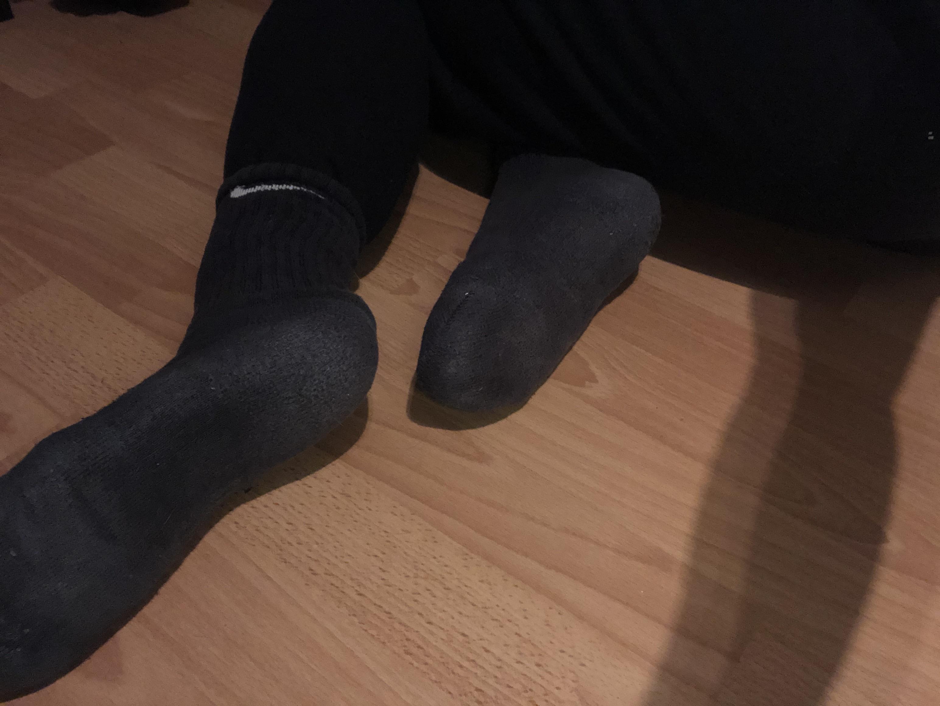 Smell the 2 weeks of sweat 💦 🤪 who wants them? Come get em they stink horrible💕 | Scrolller