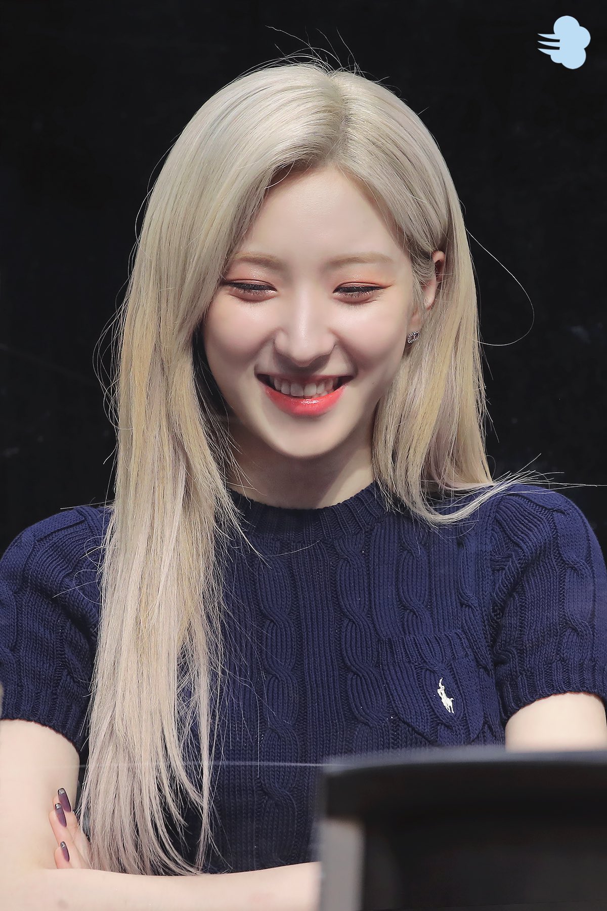 Smiling Eunseo | Scrolller