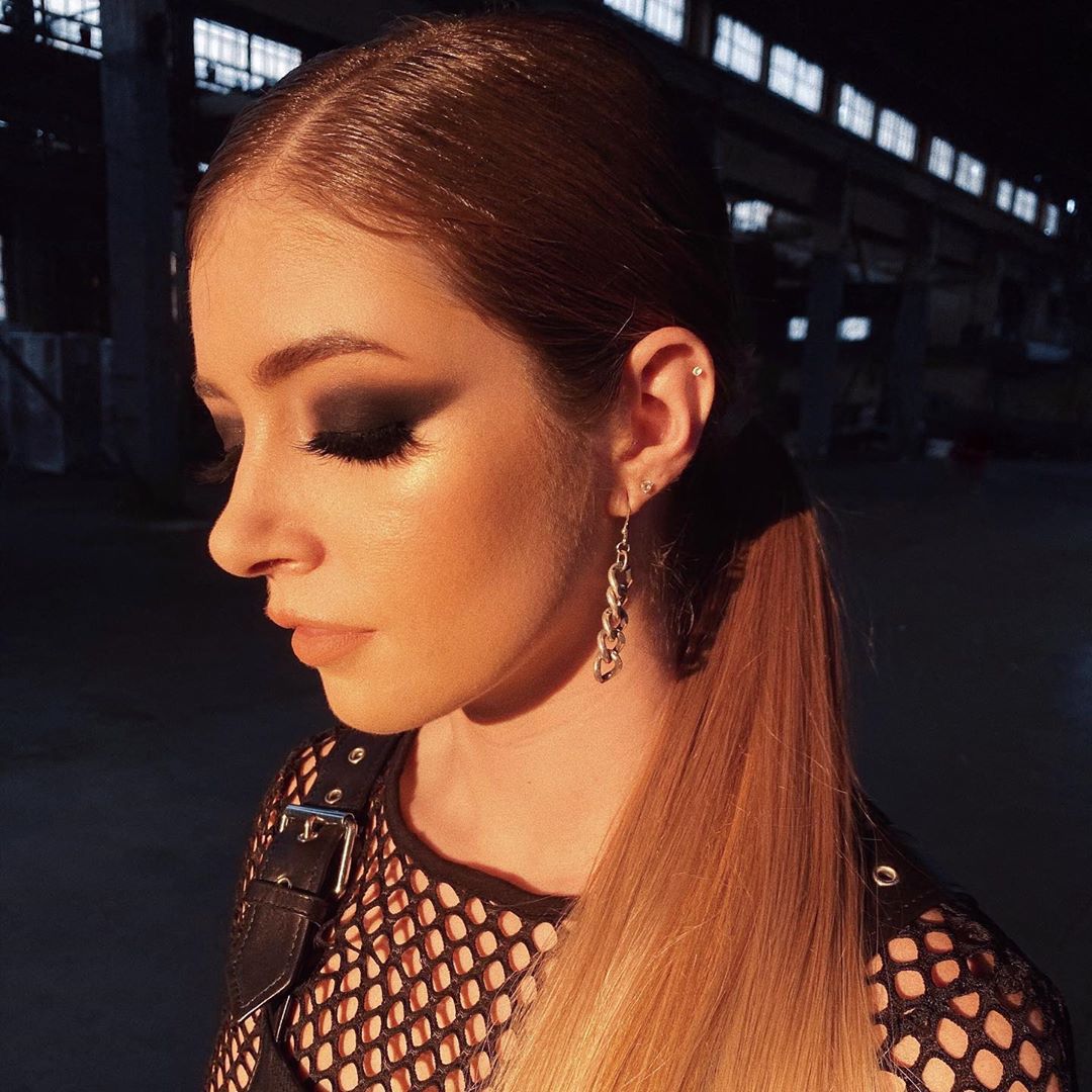 Smokey eyes | Scrolller