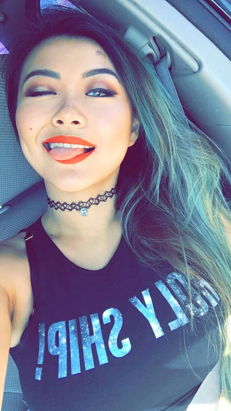 Smokey eyes | Scrolller