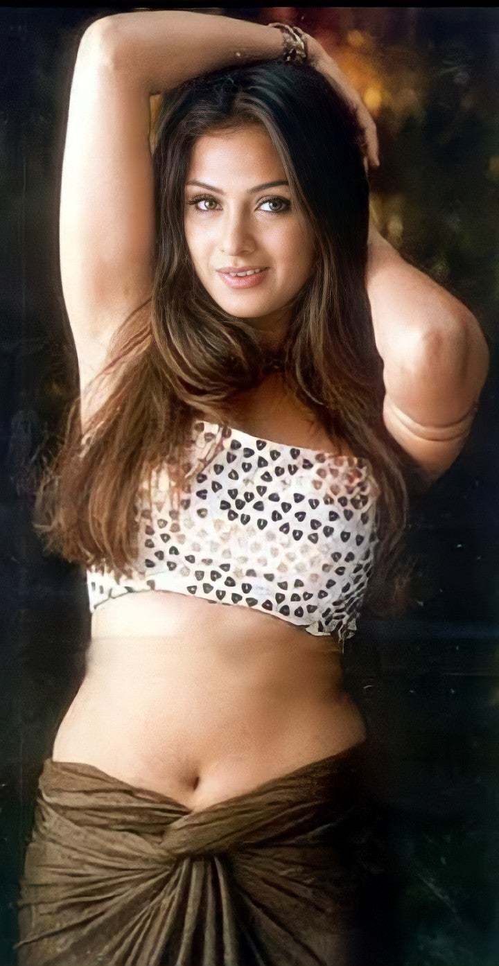 Smoking hot Simran | Scrolller