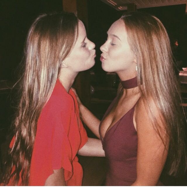 Smooch inbound | Scrolller