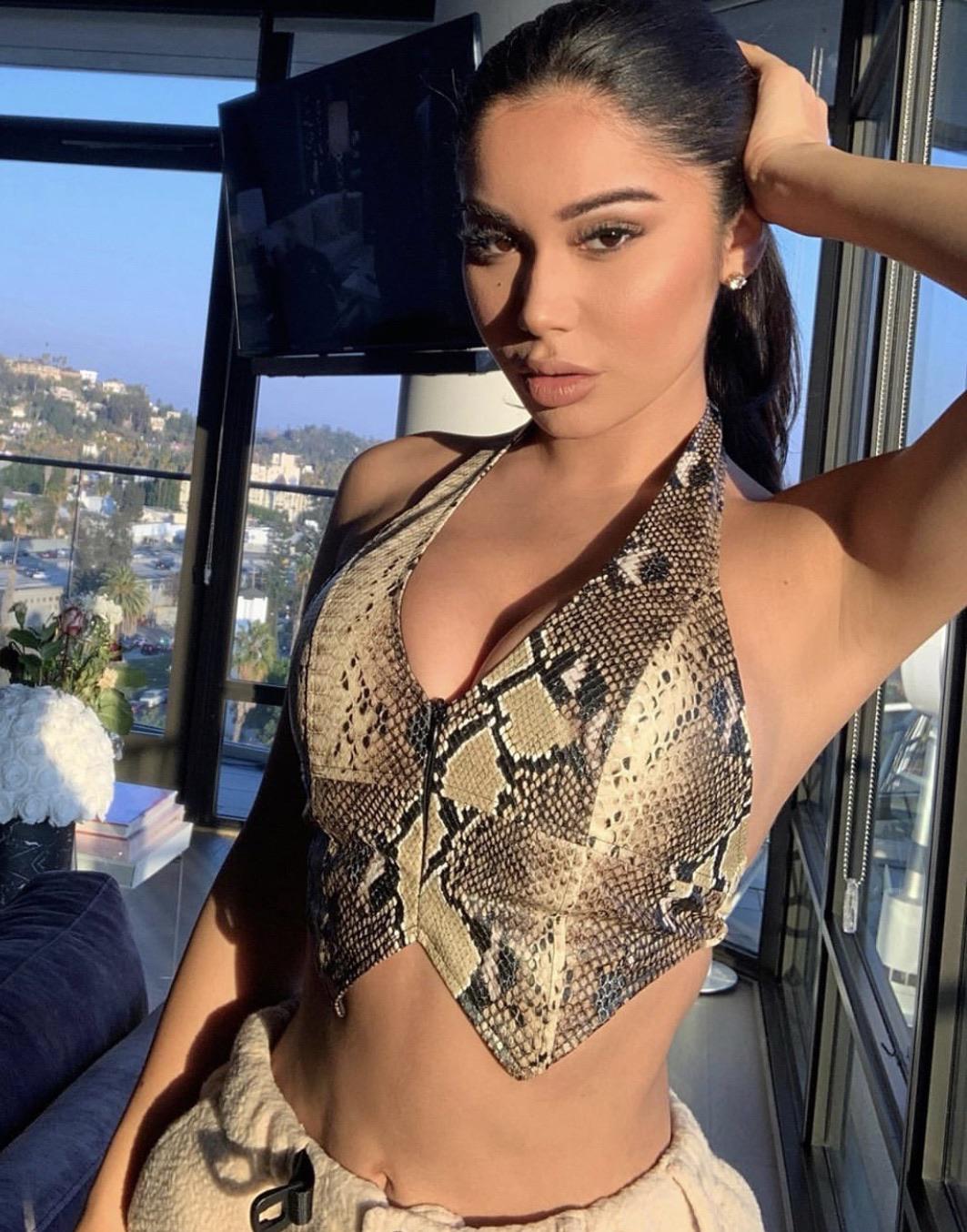 Snake skin top | Scrolller