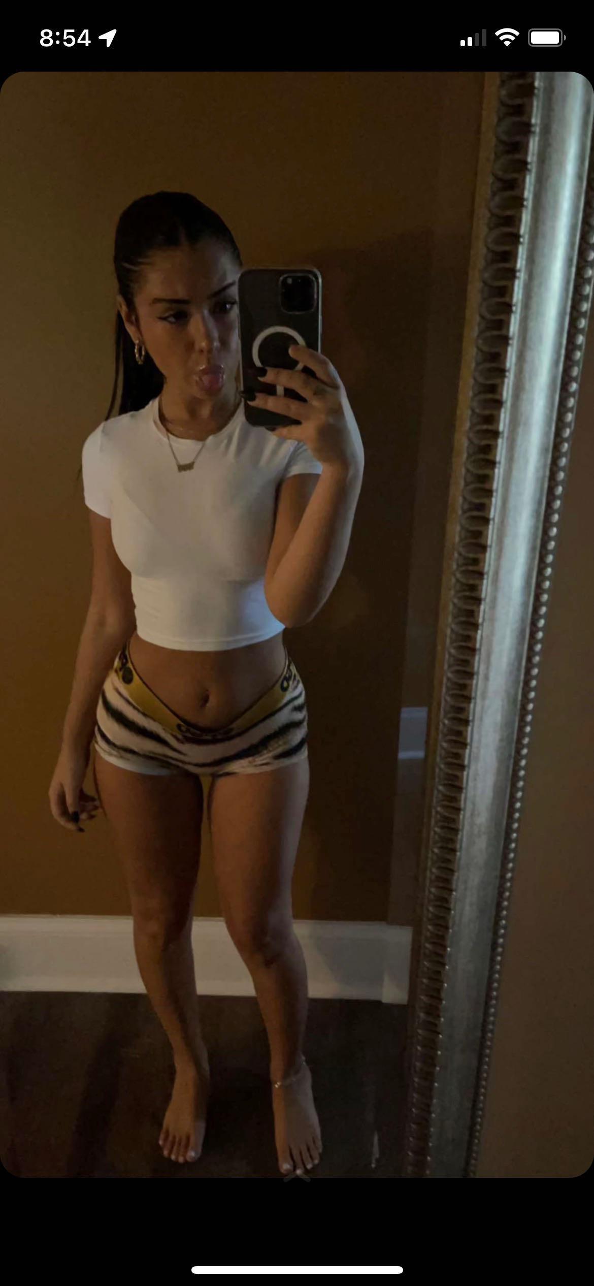 Snapchat Thigh Gap | Scrolller