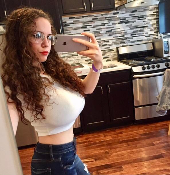 So Busty | Scrolller