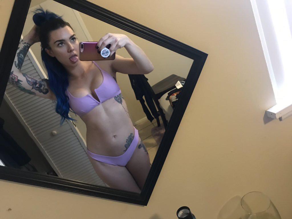 So hot not even trying | Scrolller