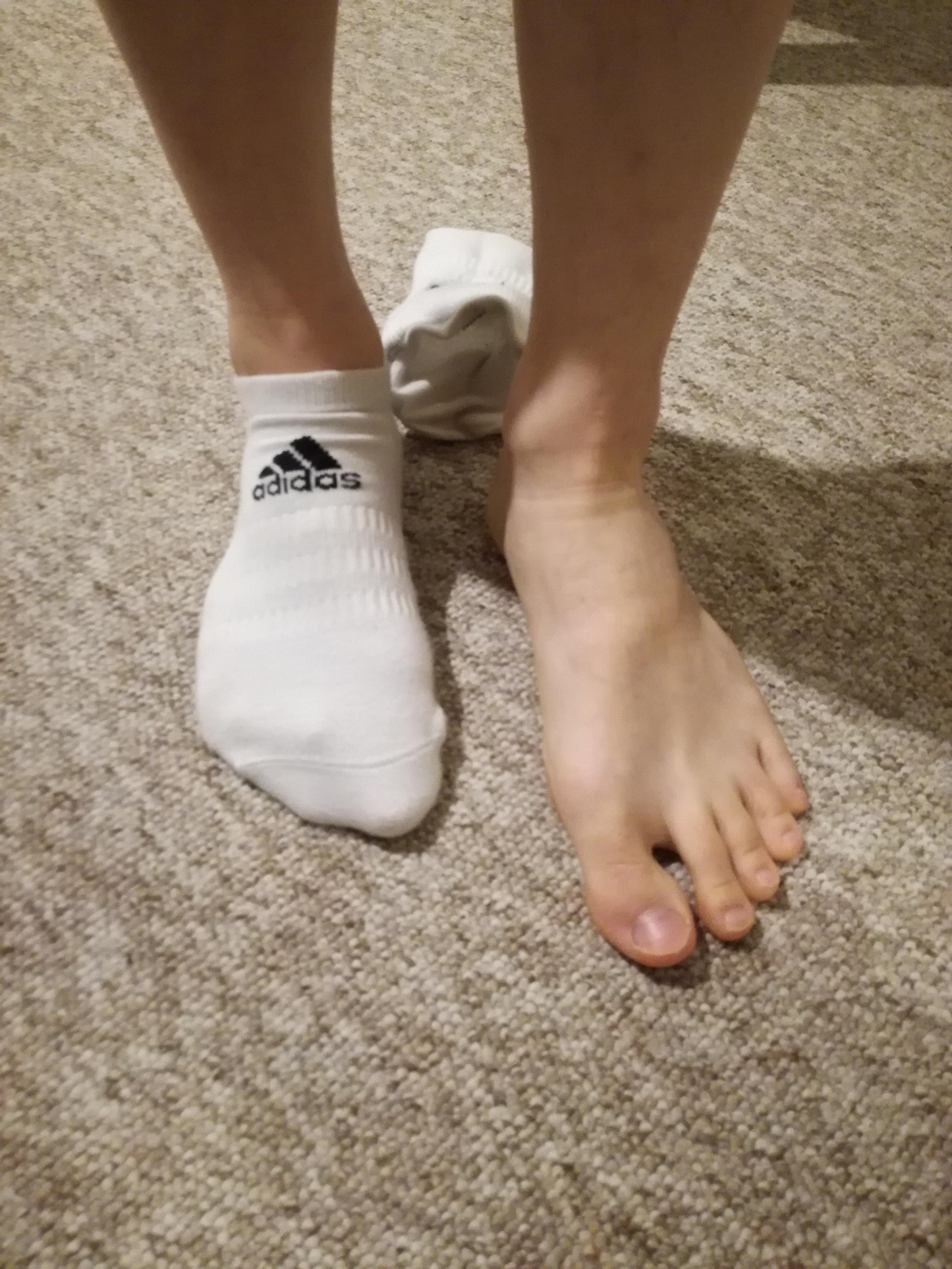 Sock and barefeet | Scrolller