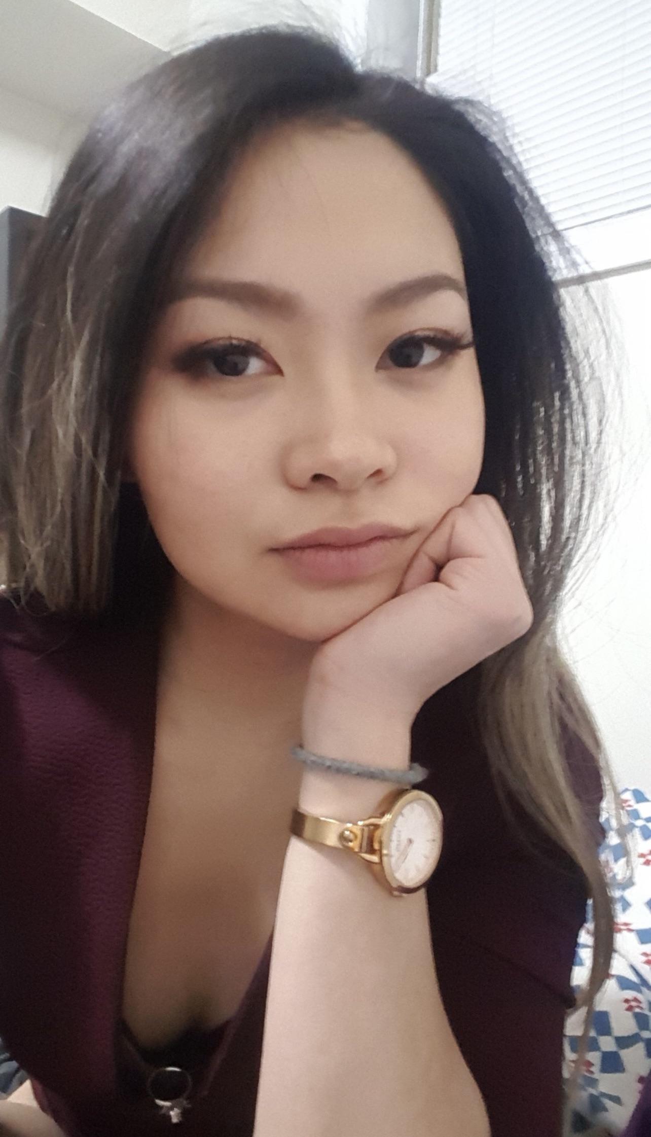 Soft lips and smoky eyes | Scrolller