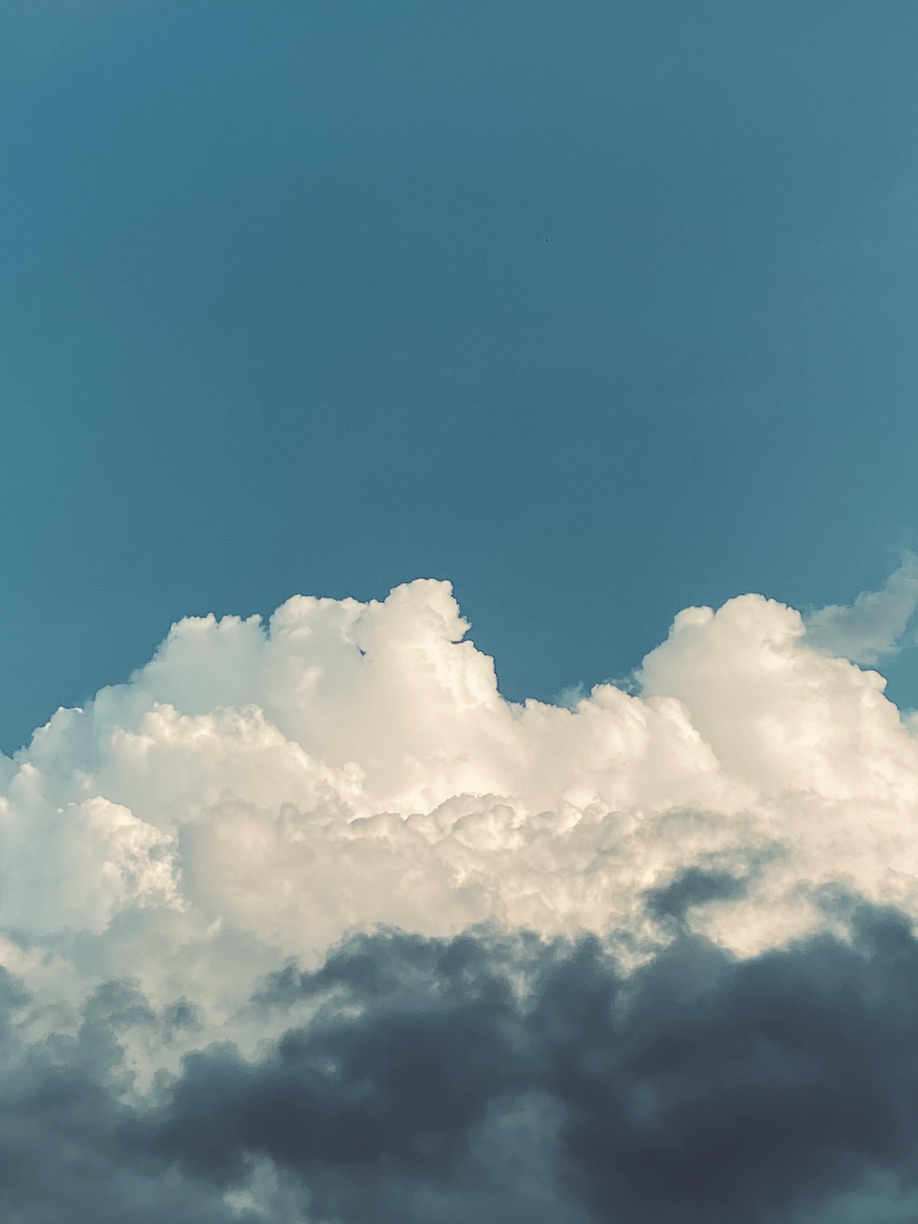 Some clouds for the lockscreen | Scrolller