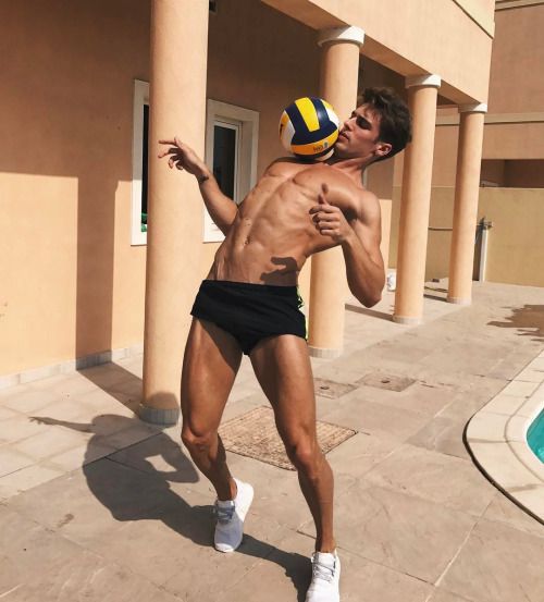 Some hot dude | Scrolller