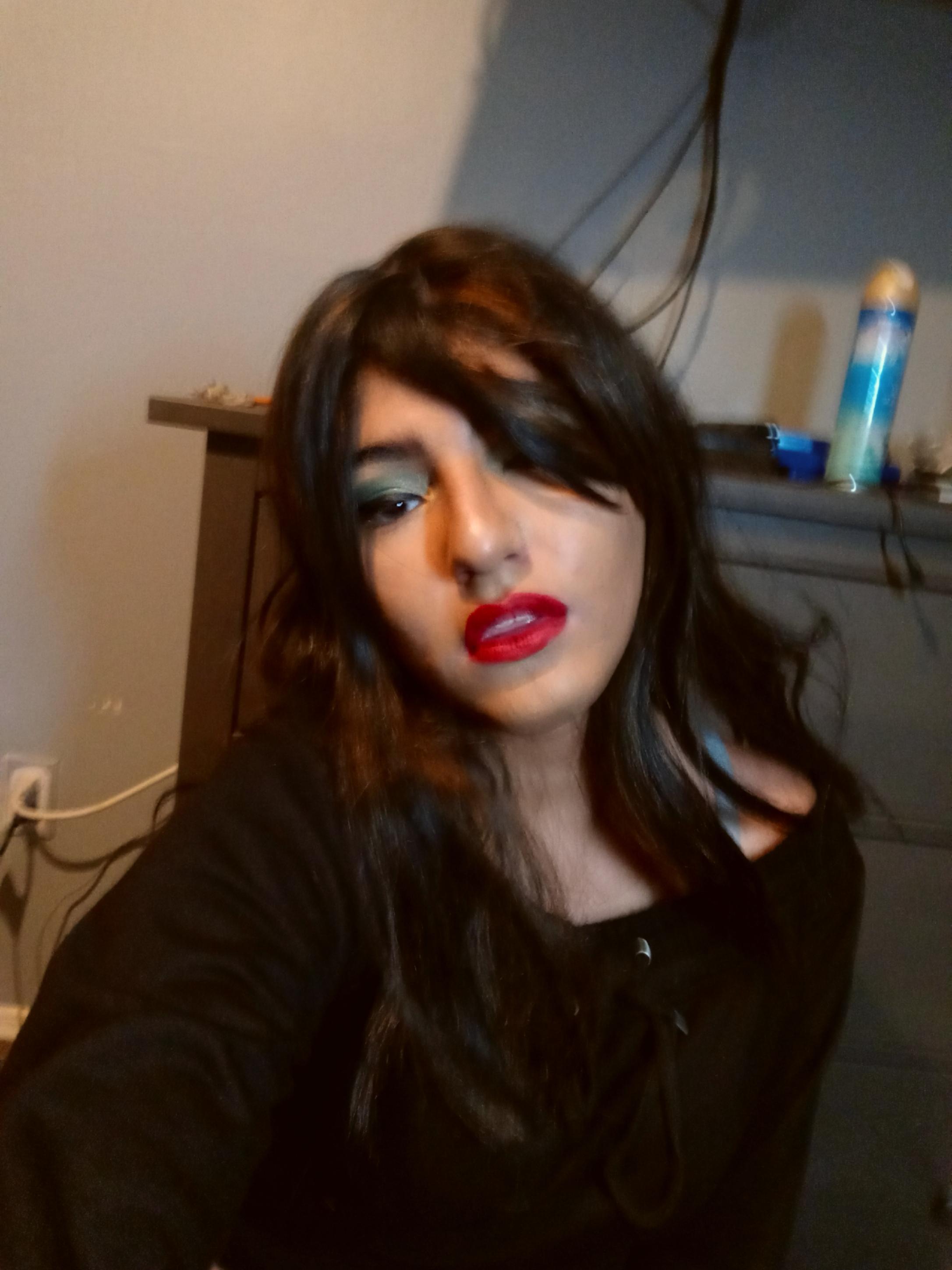 Someone please fuck my face. | Scrolller