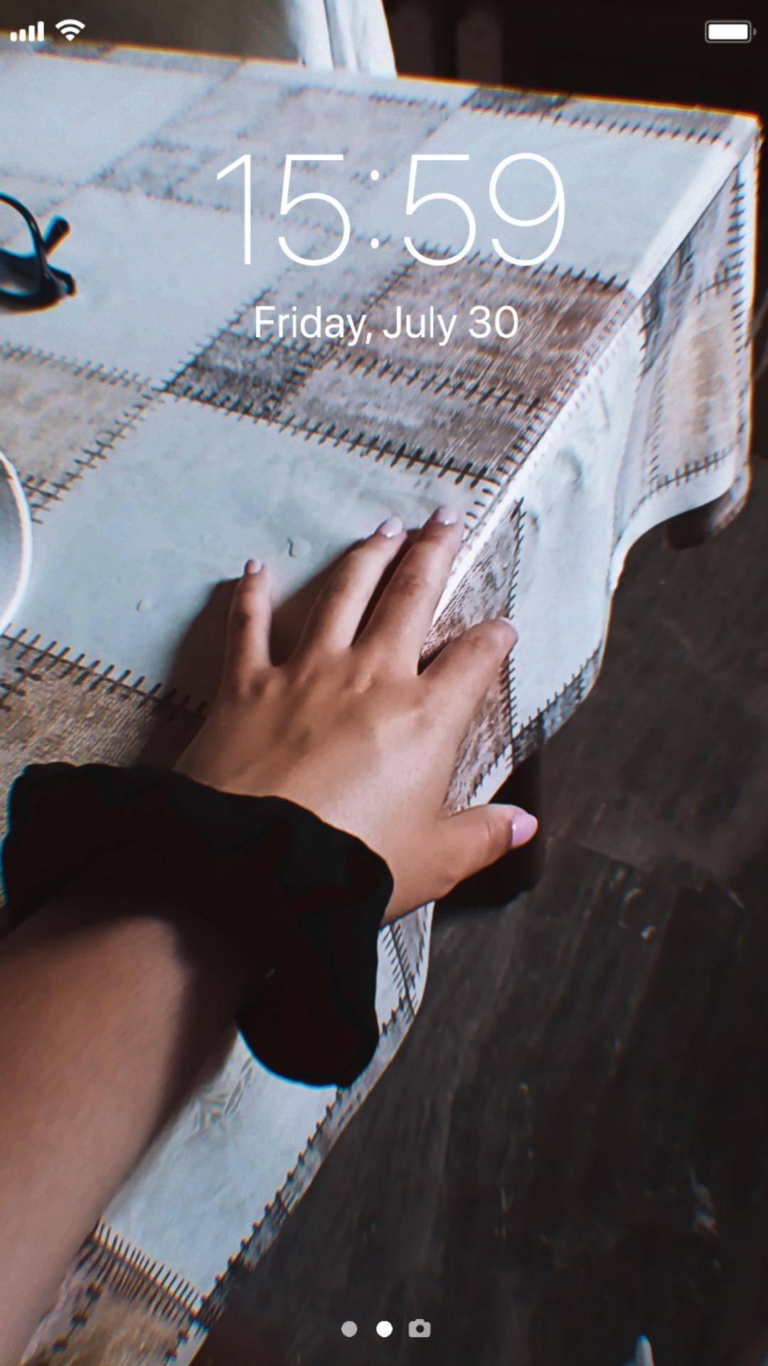 Someone's lockscreen🤍 | Scrolller